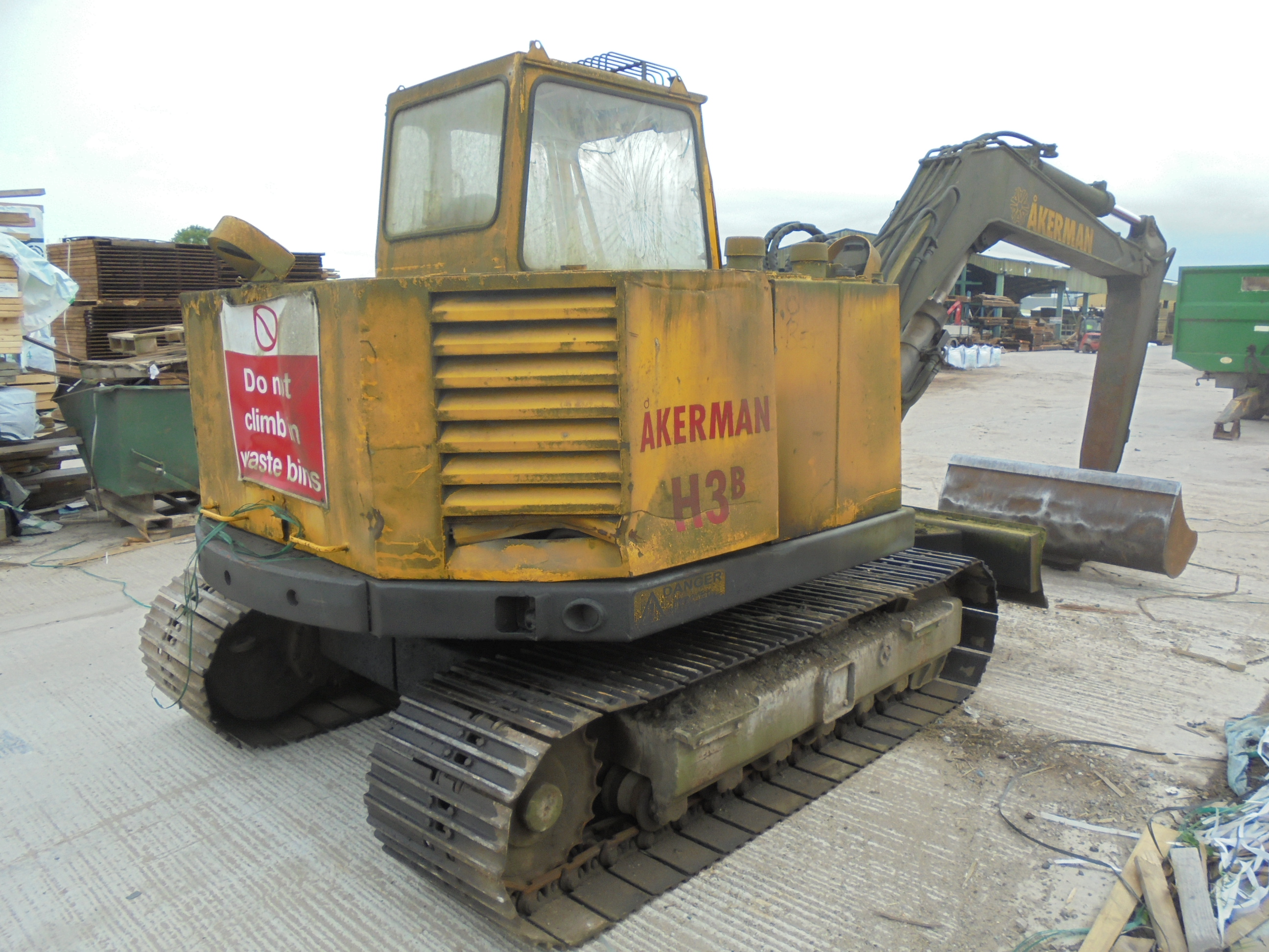 Akerman H3B Tracked Excavator, Hours: 7977 c/w 3 Buckets Appraisal ...