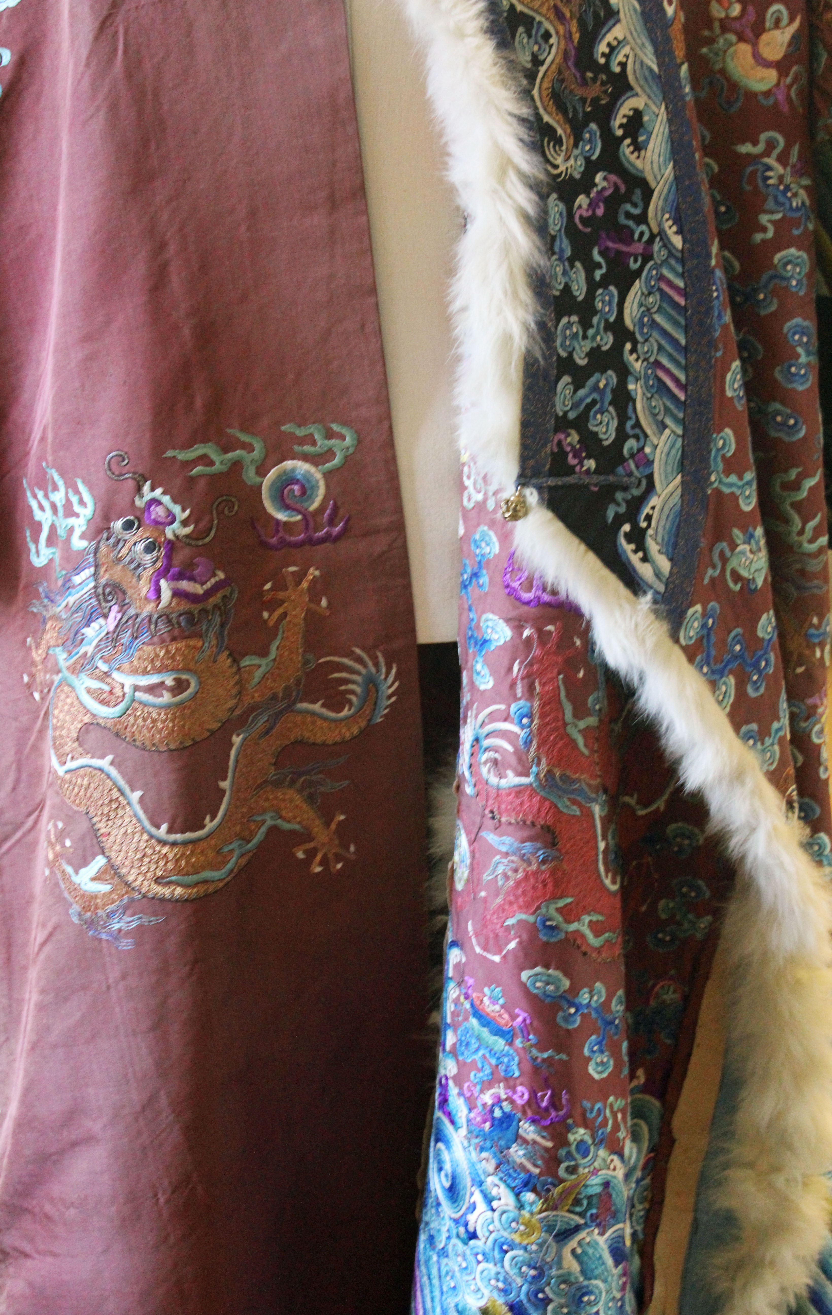A FINE 19TH CENTURY IMPERIAL CHINESE DRAGON ROBE , the coat is ...