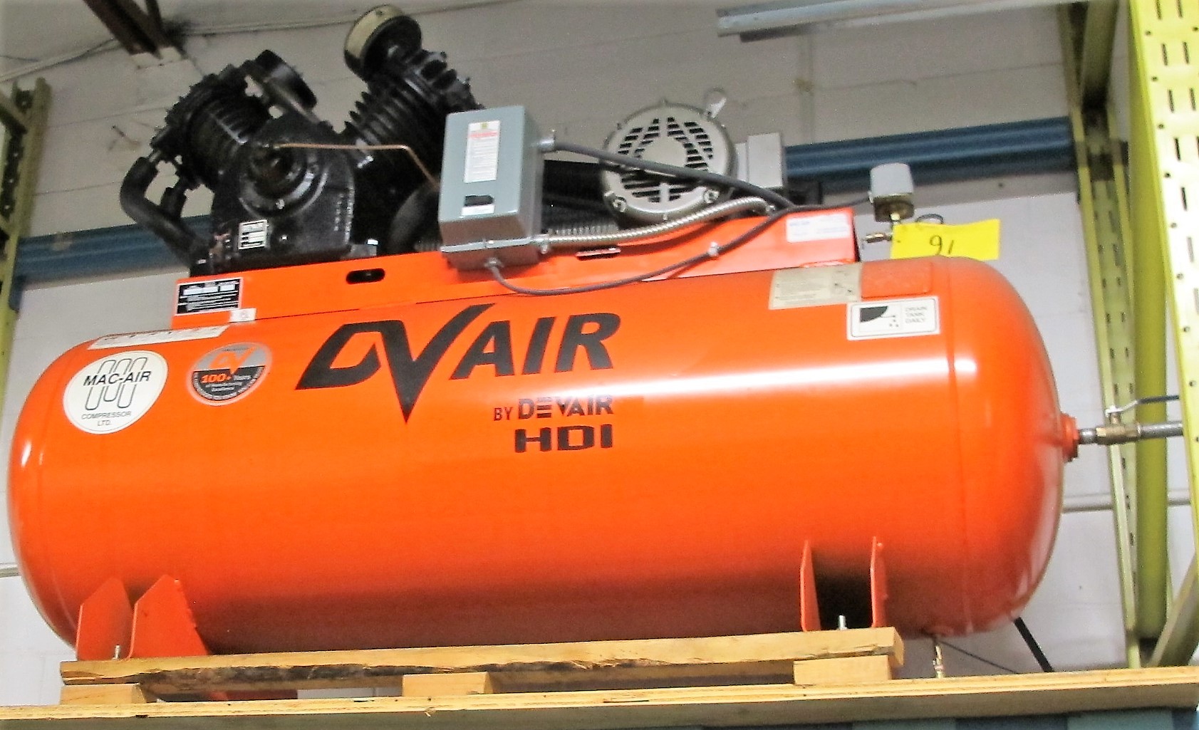 DEVAIR 10HP AIR COMPRESSOR