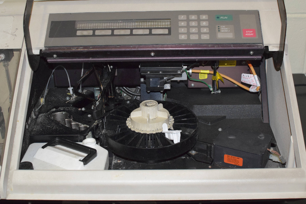 Abbott Labs IMX Automated Immunoassay Analyzer, Electrical: 120V, 50 ...