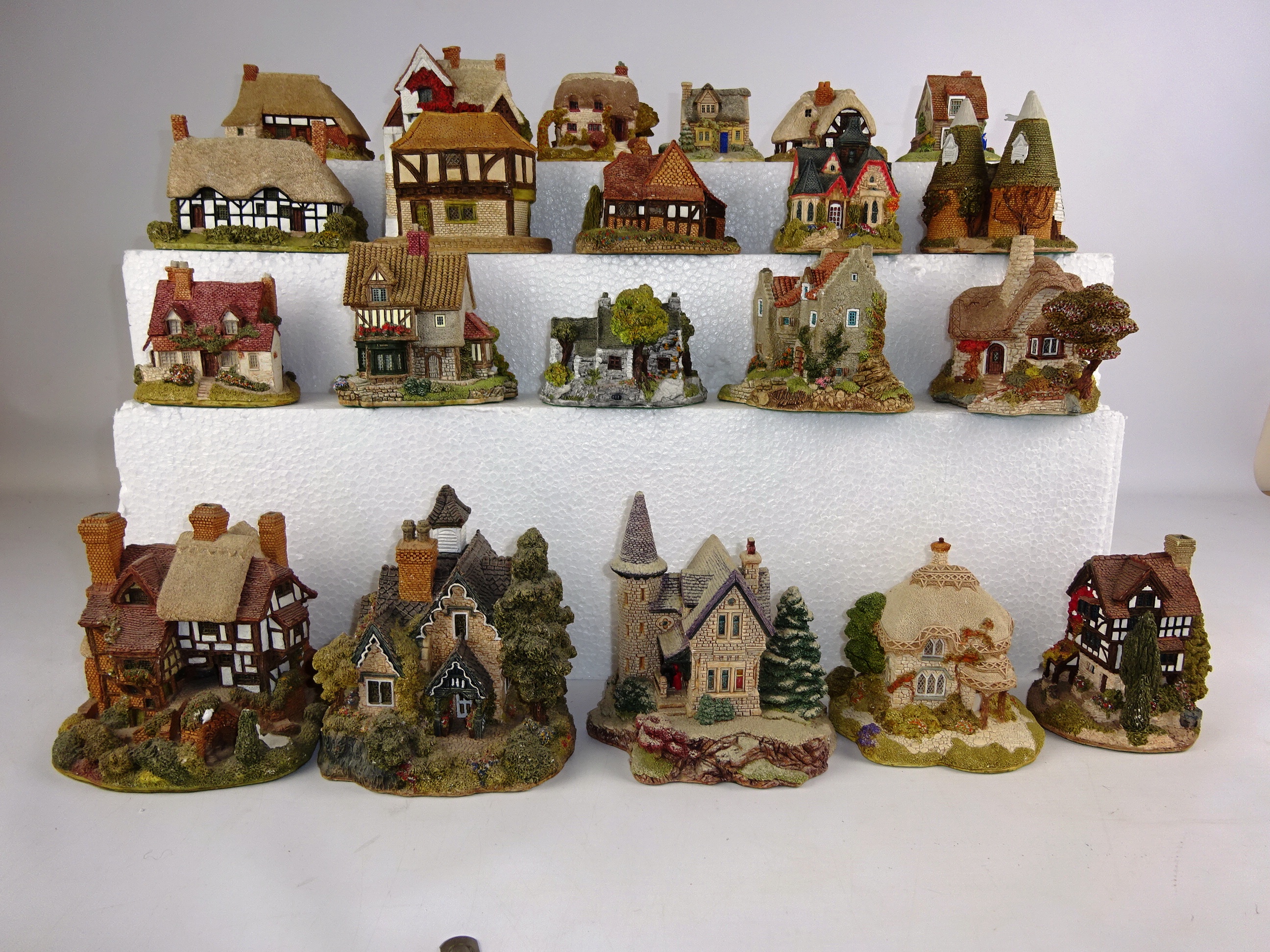 Collection of Lilliput Lane Cottages including 'Scroll on the Wall 1986 ...