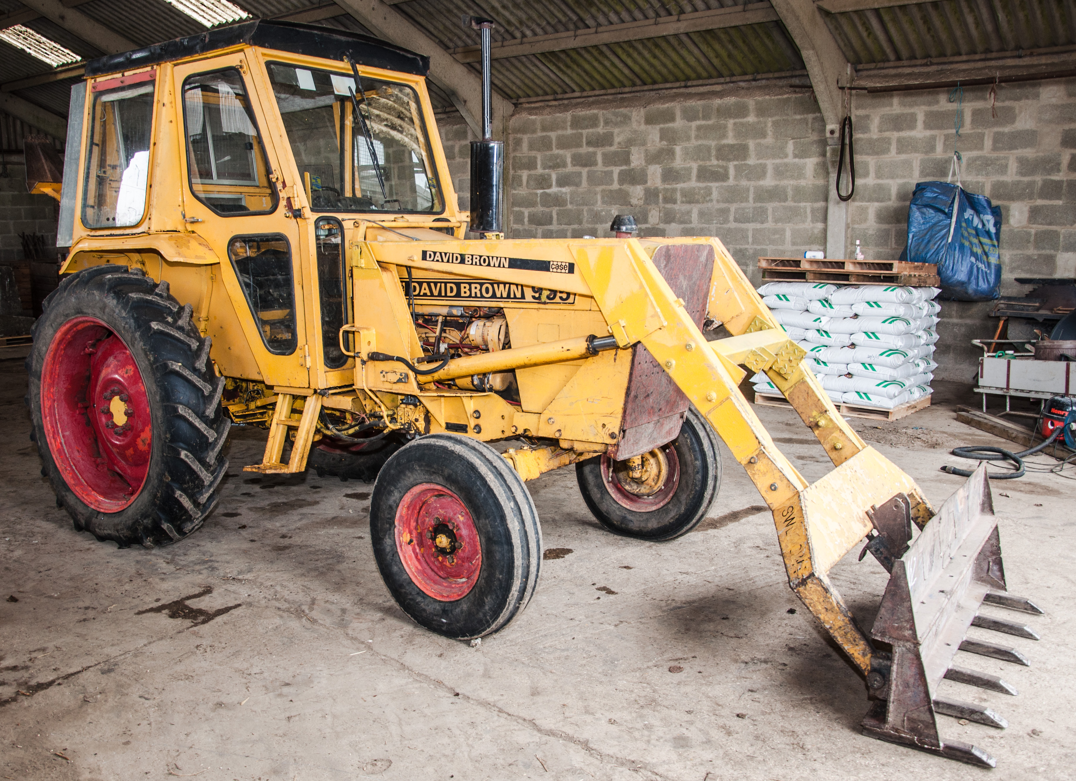 David Brown 995 tractor, with a 10 tonne button and winch and 1100 ...