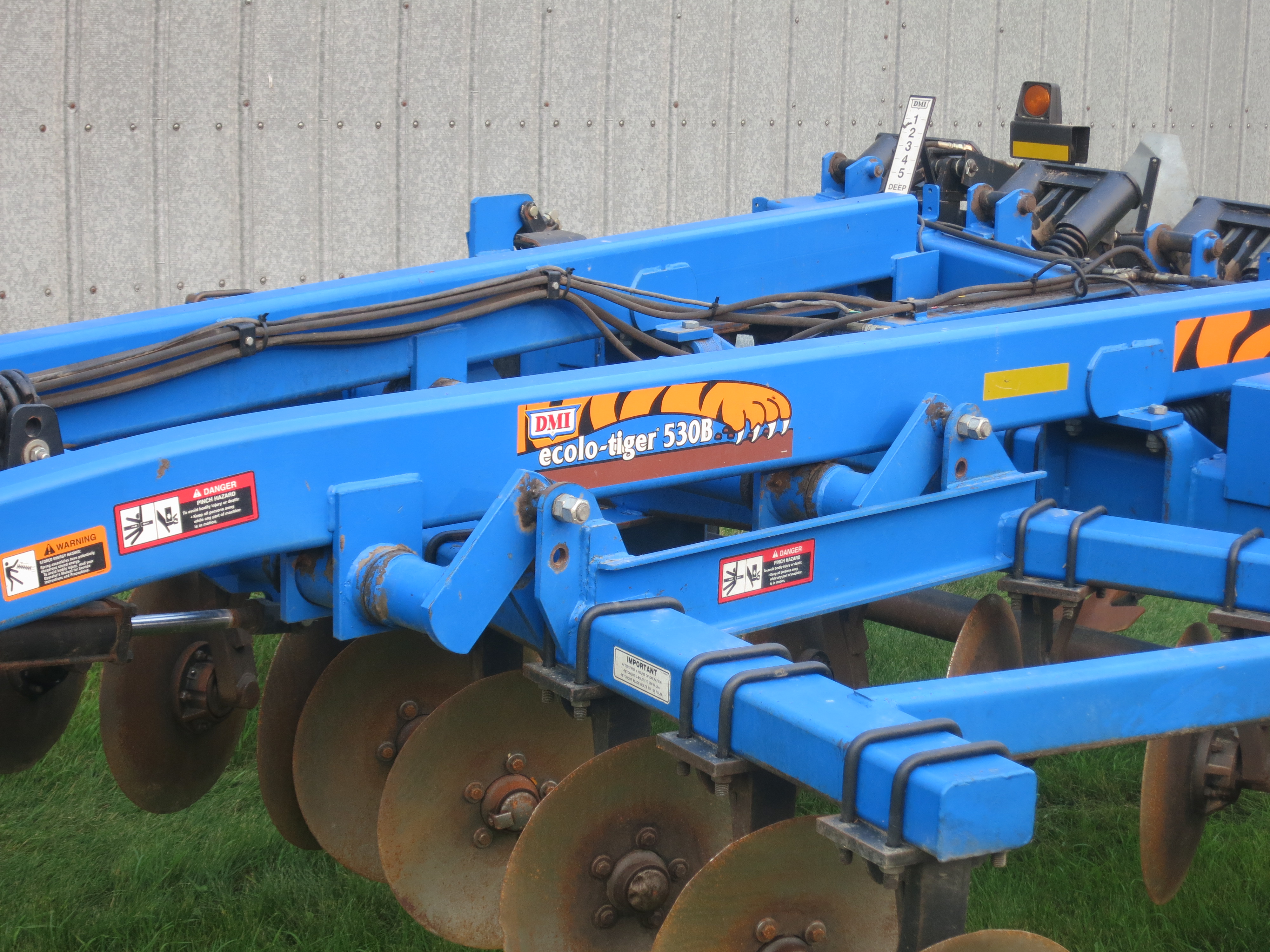 DMI 530B Ecolo-tiger 5 shank v ripper w/tandem front disk and single ...