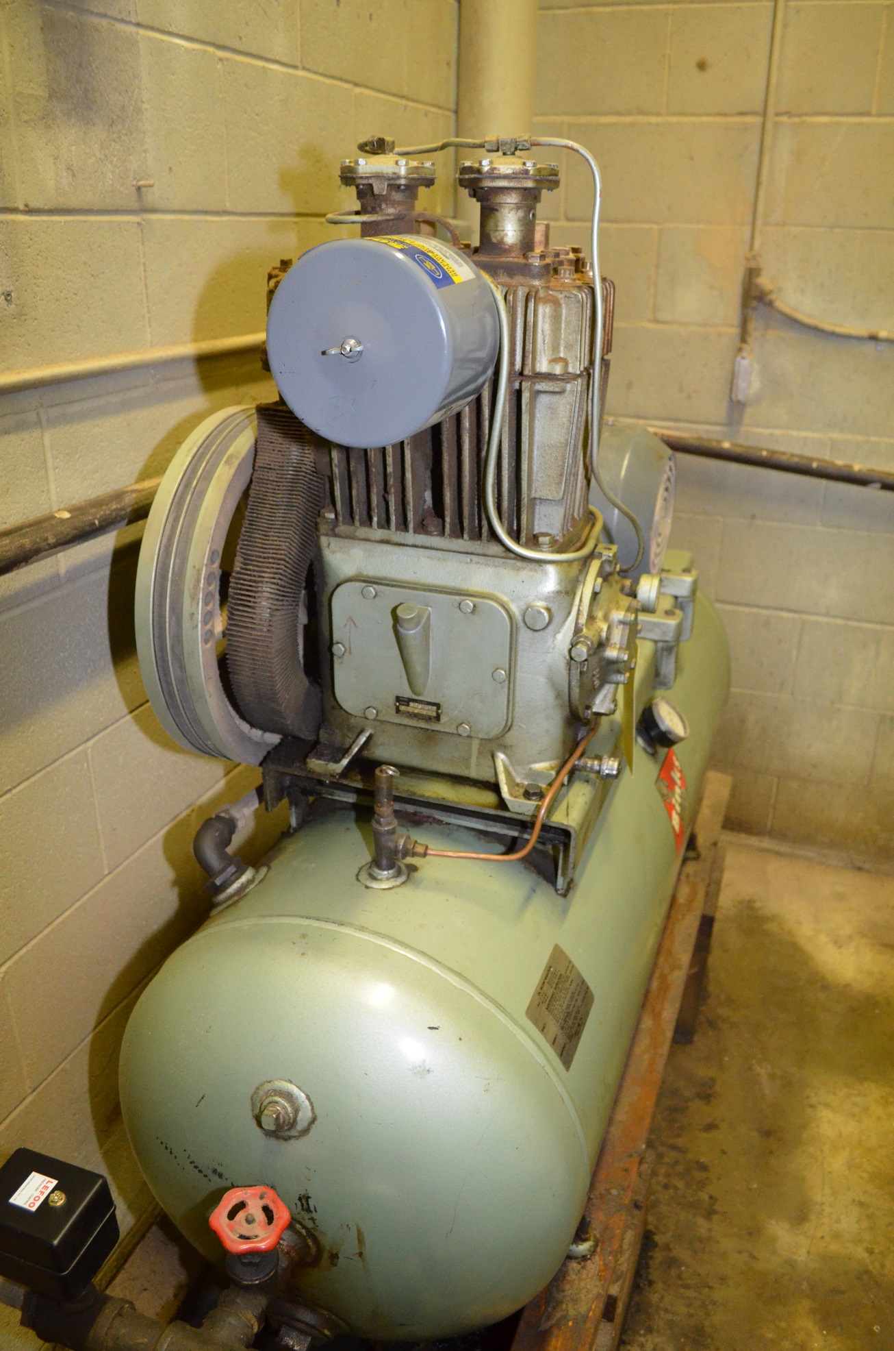 BINKS model 33-1036 5 HP Compressor 575 volt 3ph