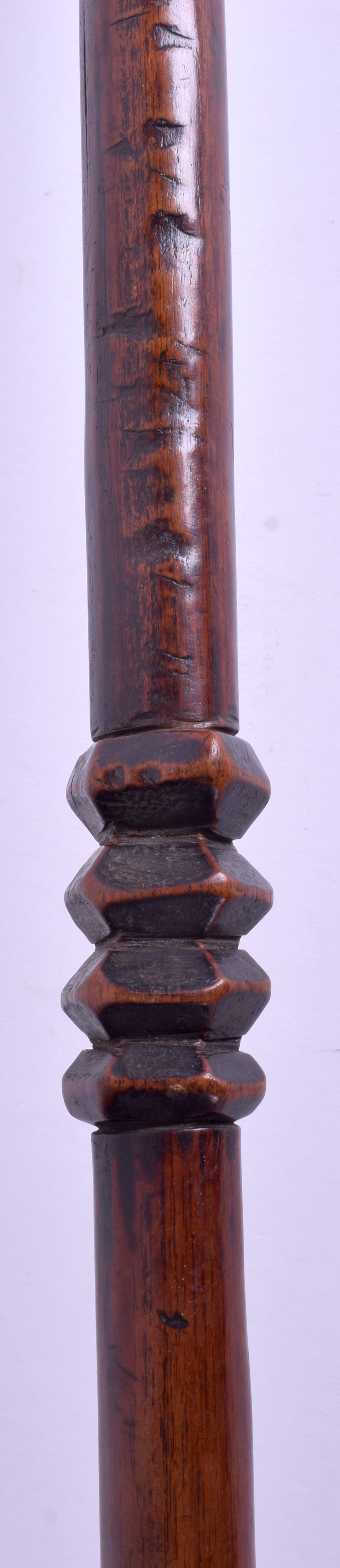 A GOOD 19TH CENTURY AFRICAN TRIBAL ZULU CEREMONIAL STAFF with zig zag ...