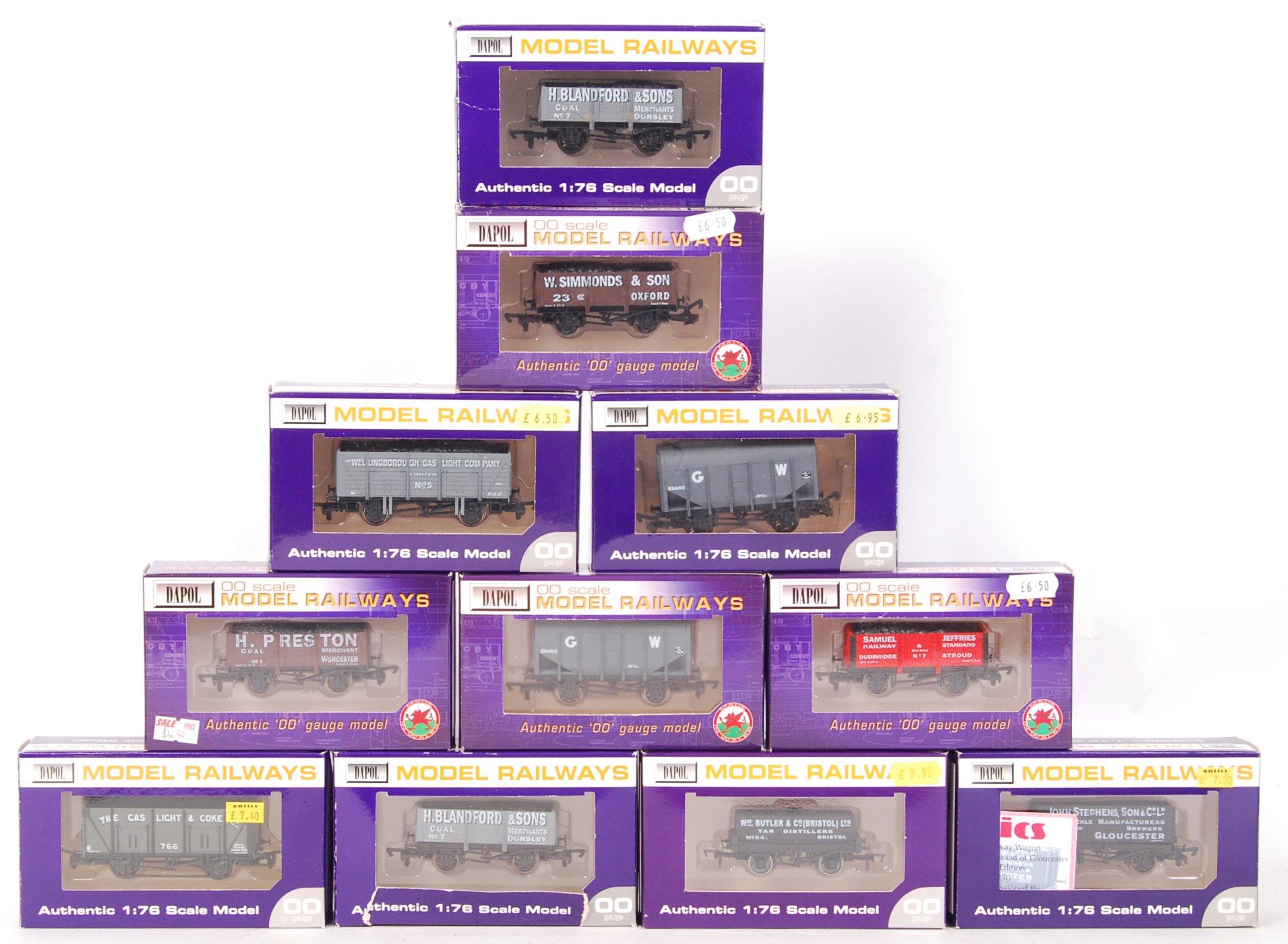 A collection of 11x Dapol made Model Railways 00 gauge railway trainset ...