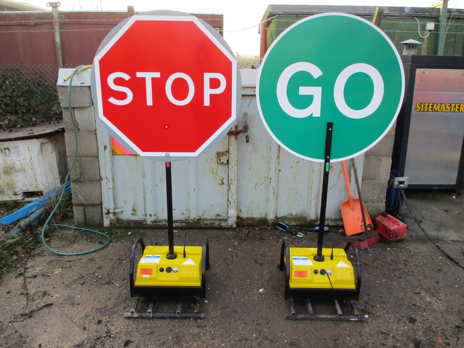 Pike Robo Signs Stop Go Board X Lite LED Radio Traffic Lights Light ...