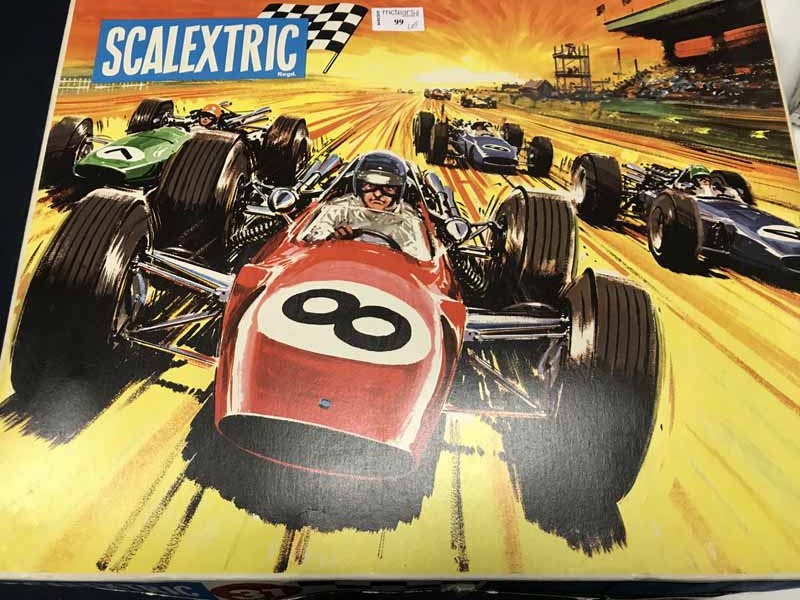 VINTAGE 1960S SCALEXTRIC SETwith boxed accessories