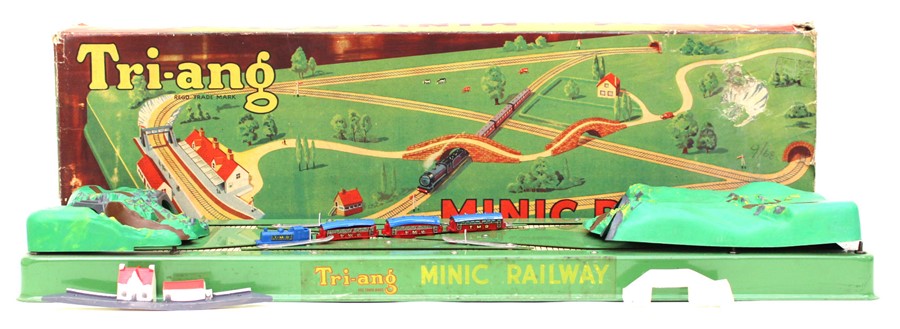 Triang minic electric railway, 1950's complete and boxed