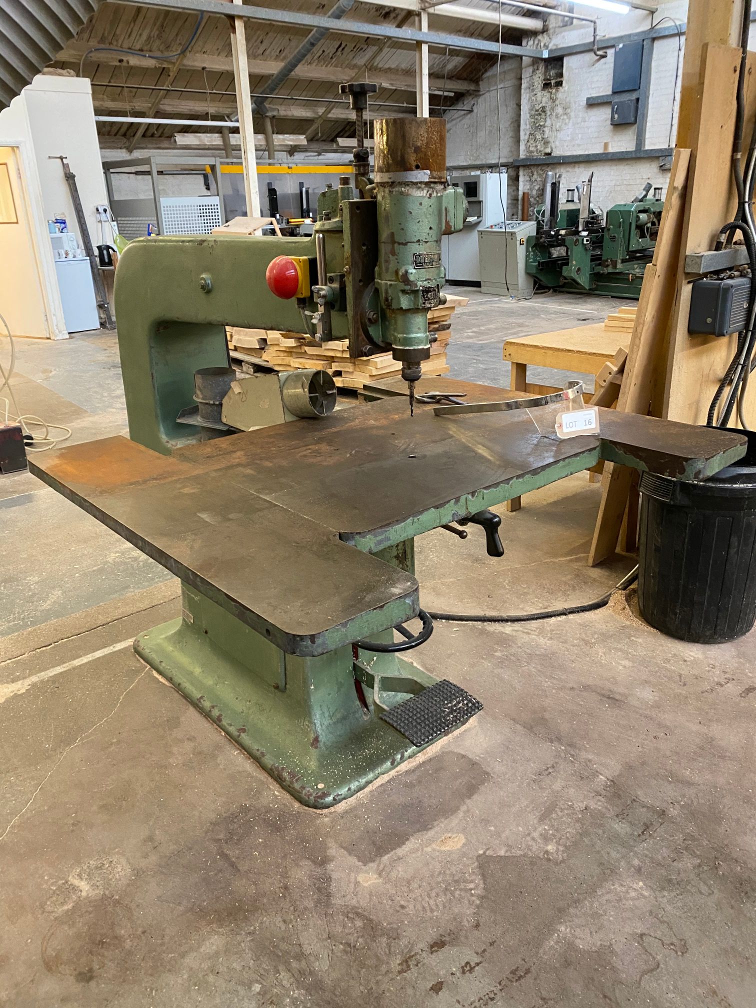 Interwood pedestal overhead router with 1m throat, H-shaped table and ...