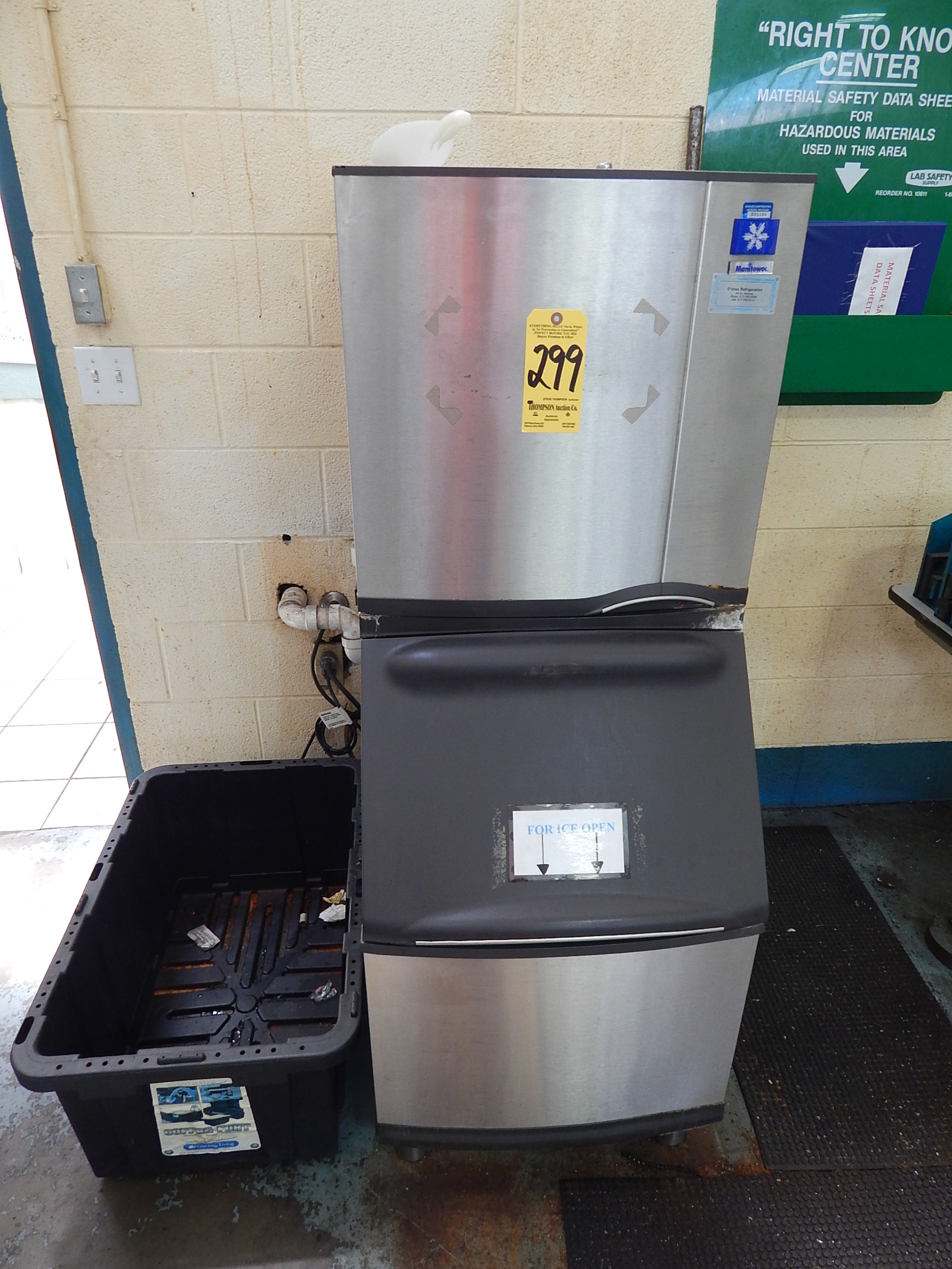 Manitowoc Ice Maker, Model B320, s/n 040720070