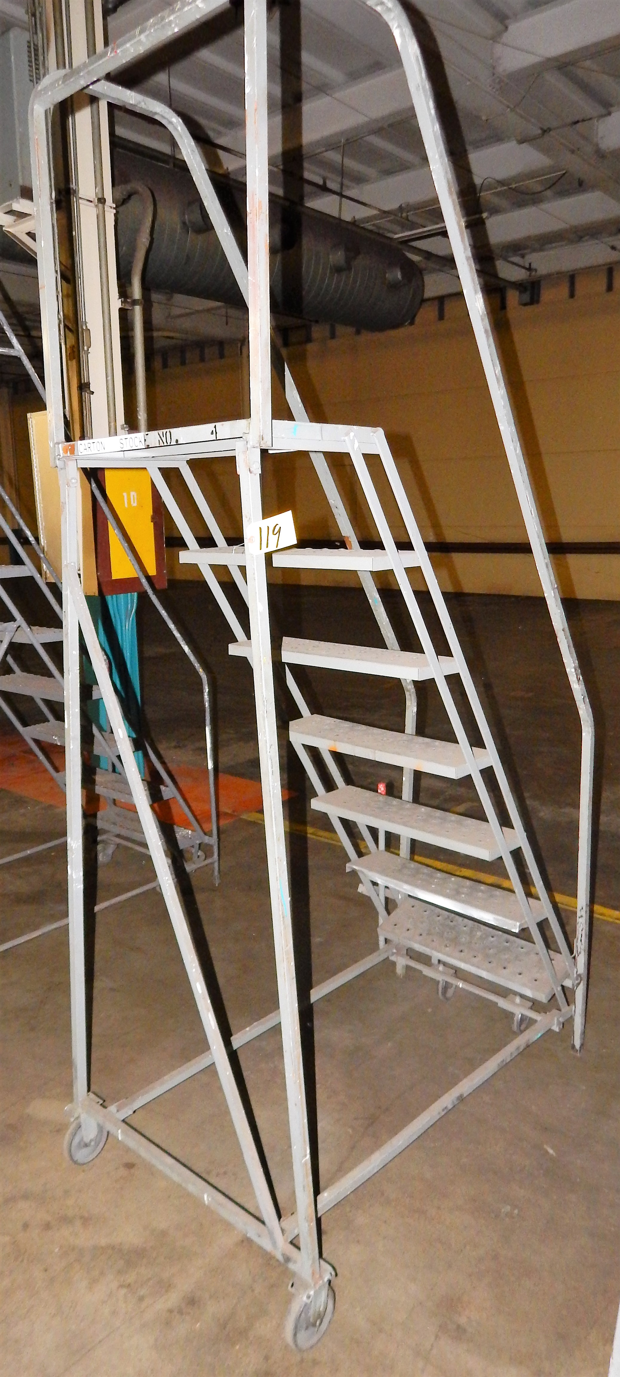 7' STOCK LADDER