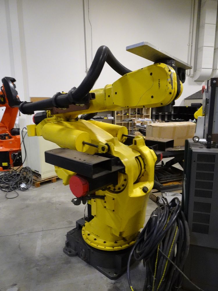 1998 FANUC 2-420I W ROBOT W/FANUC SYSTEMS R-J2 CONTROLLER, S/N R98403367
