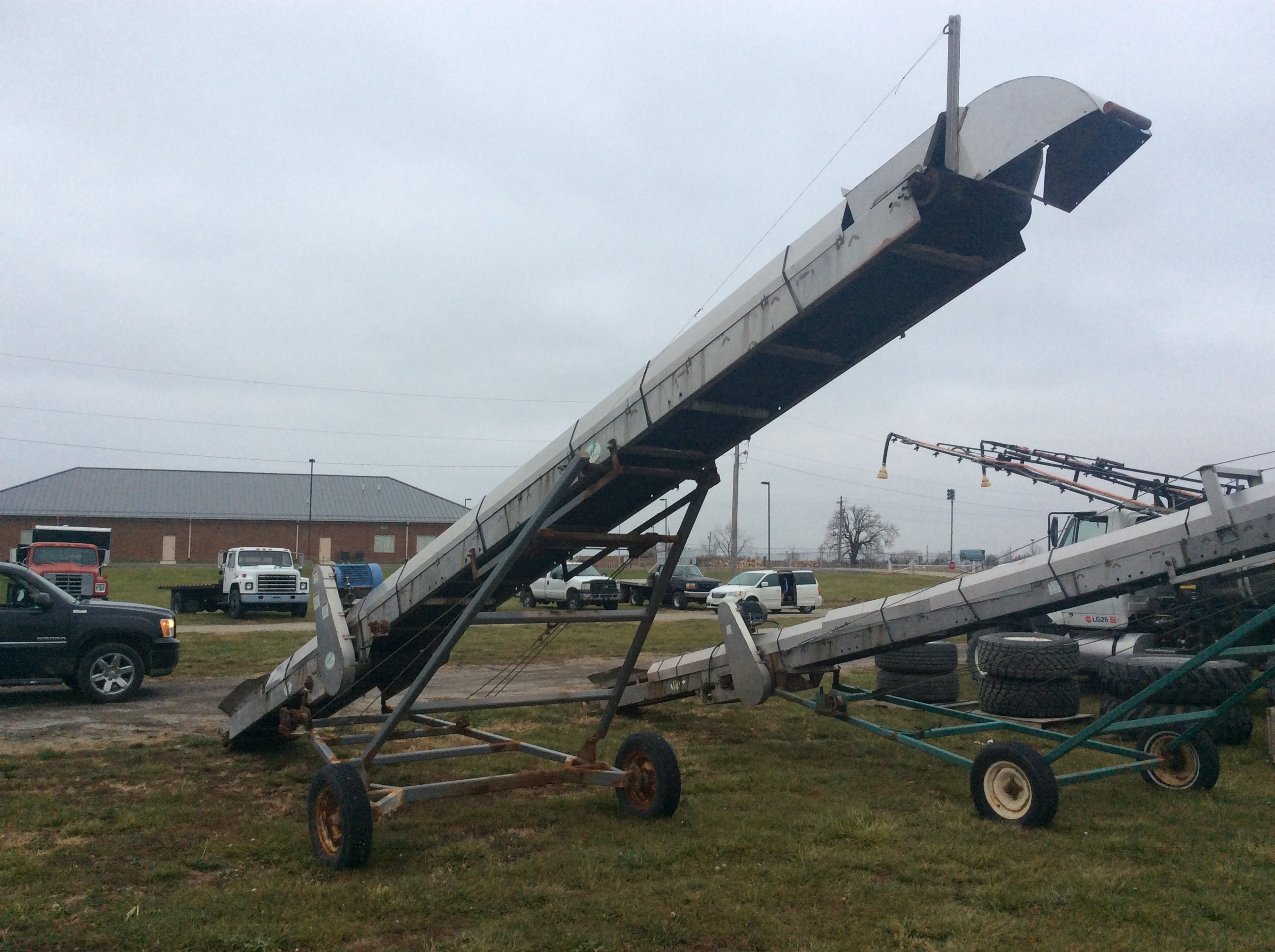 Doyle 24” x 32’ belt conveyor, portable, w/ 10 Hp 3 phase electric ...