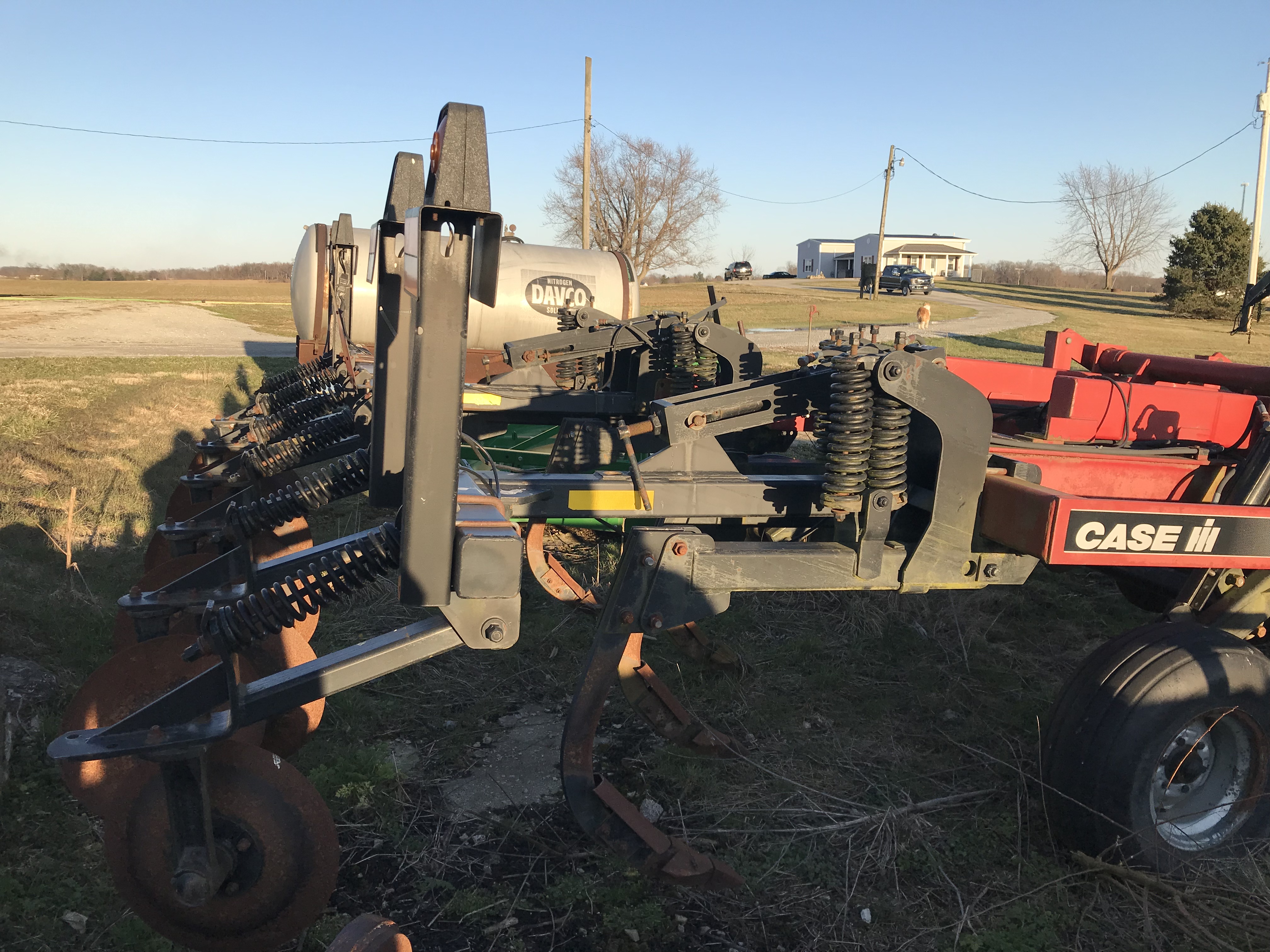 Case IH 527B ecolo-tiger, 5 shank ripper, front hyd. disks, rear disk ...