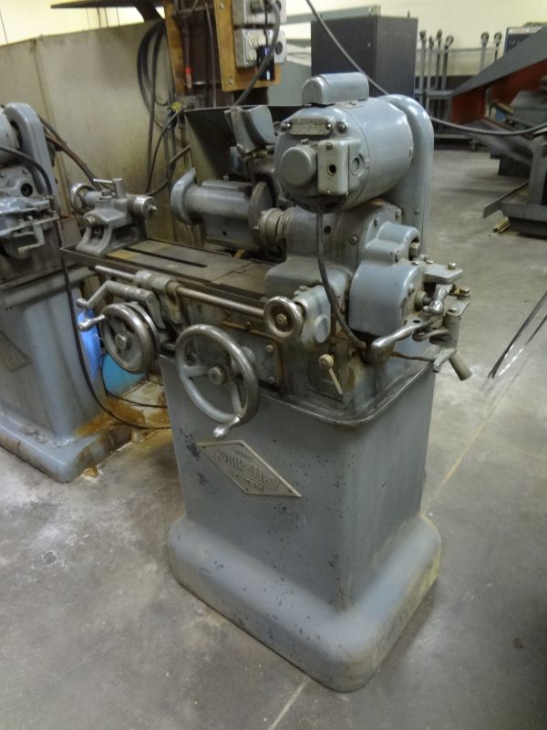 KWIK-WAY MODEL H PISTON TURNING AND GRINDING MACHINE; S/N H62151-8