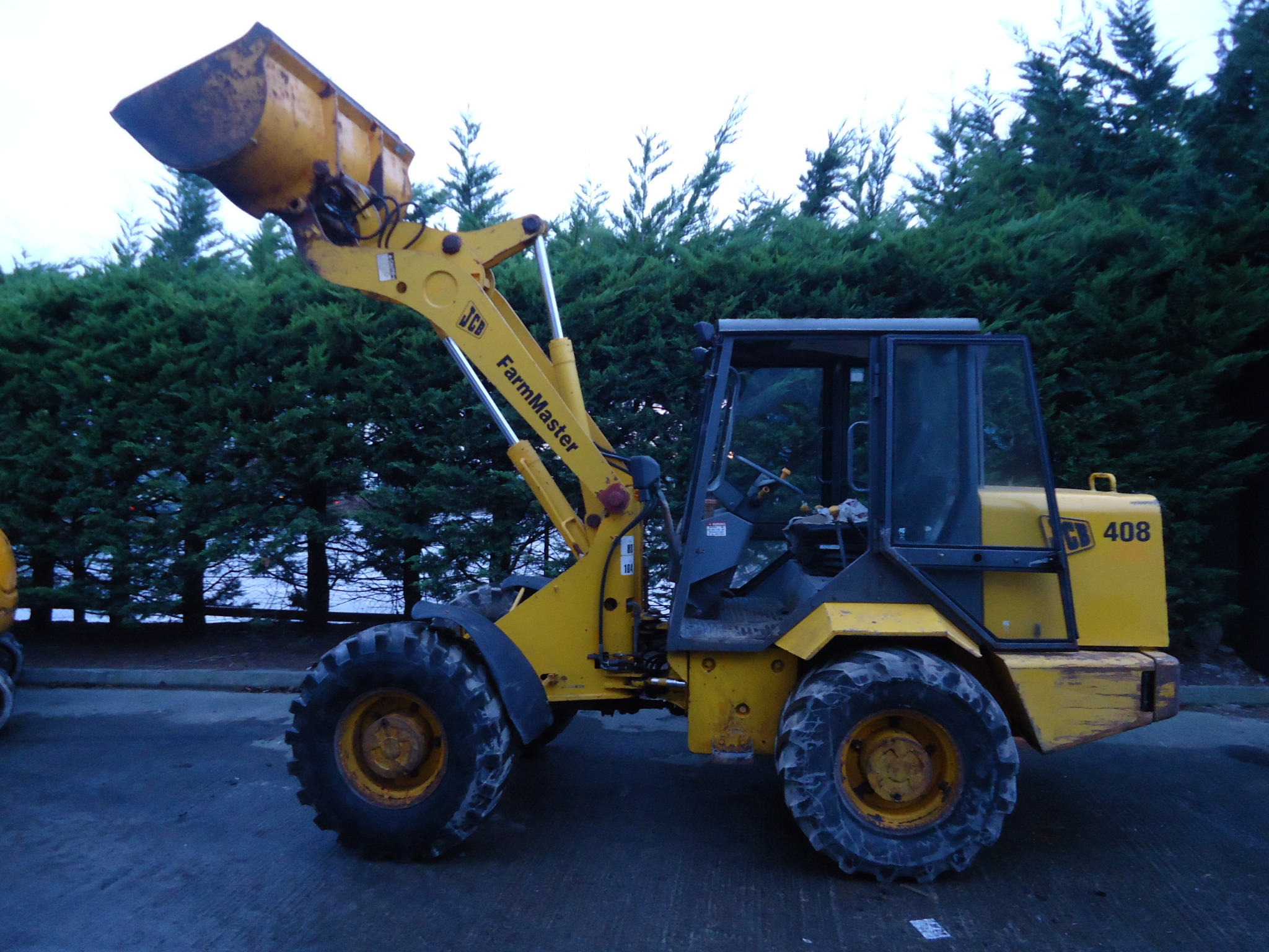 1995 JCB 408 Farm Special Articulated Loader c/w Bucket. PLUS VAT ...