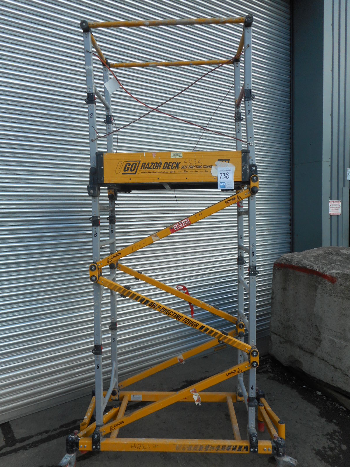 UGO RAZOR DECK {035179} SELF ERECTING WORK PLATFORM - 2MTR Can be used ...