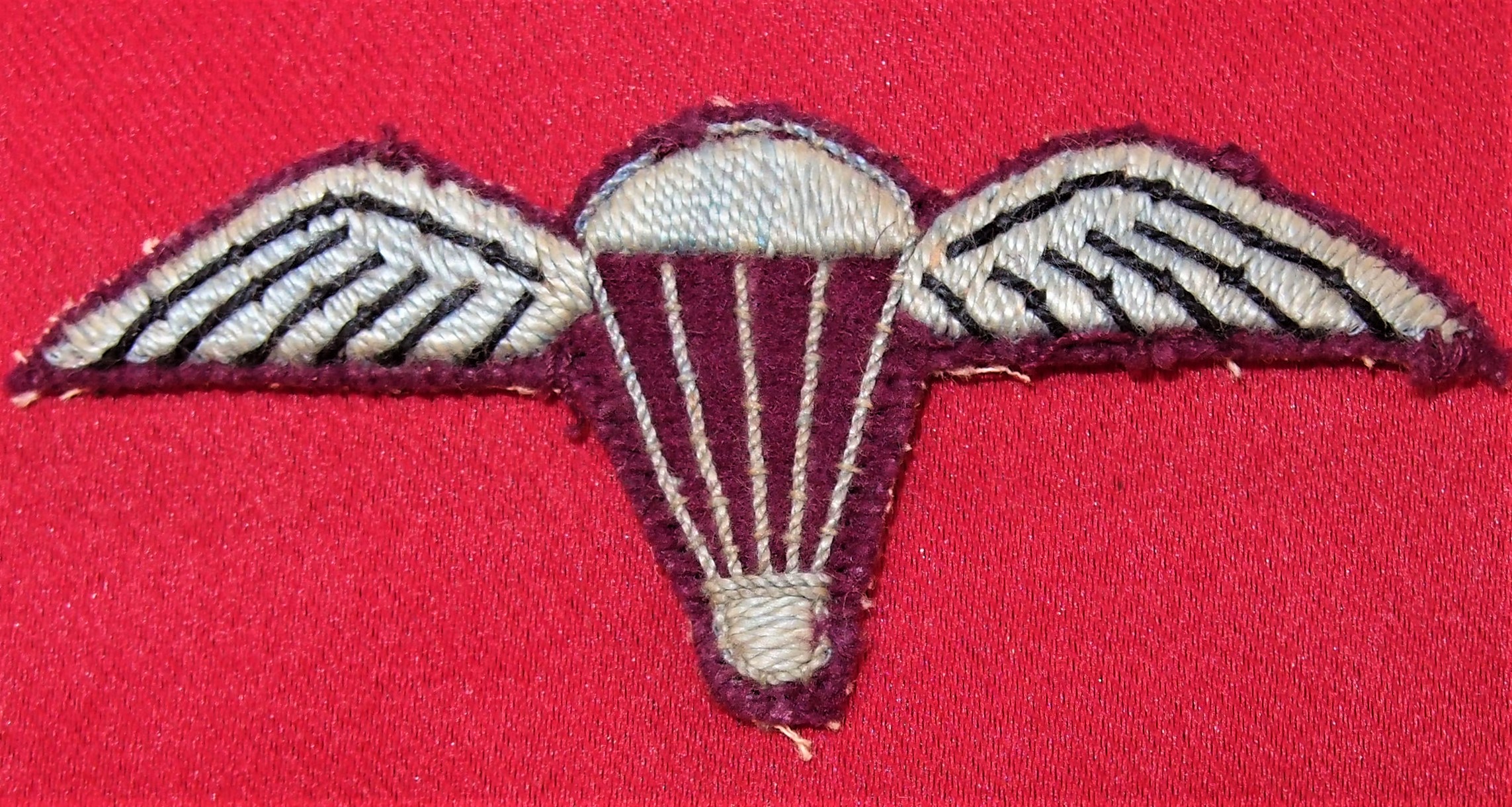 WW2 Australian Army 1st Parachute Battalion beret/uniform badge. 1st ...
