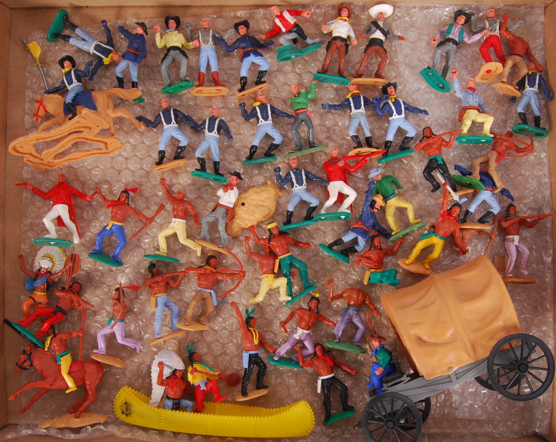 A good collection of assorted loose vintage Timpo Cowboys & Indians ...
