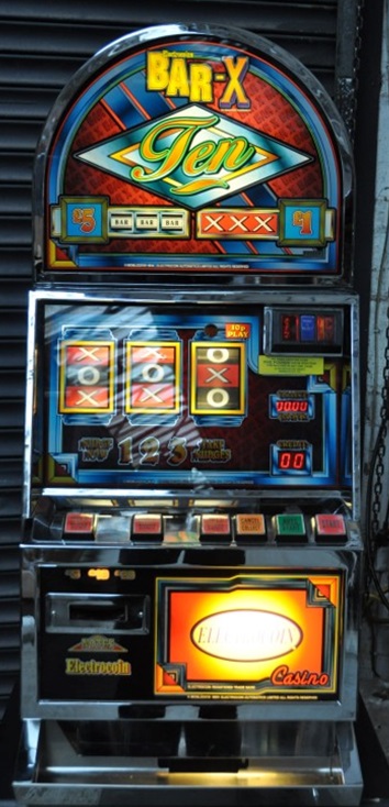 1 x "BAR-X" Arcade Fruit Machine - Manufacturer: Electrocoin - Pre ...