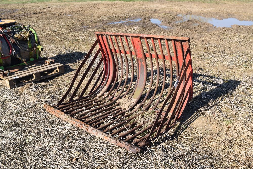 Massey Ferguson beet bucket to fit MF80 loader.