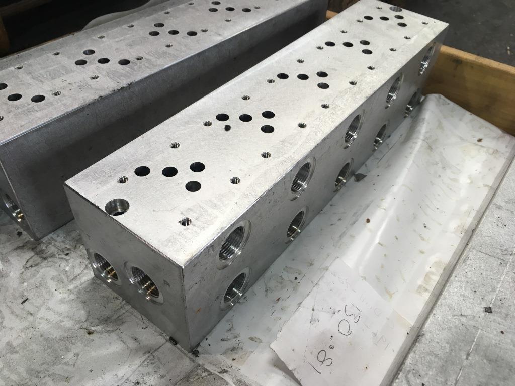 WIP stock, type CETOP 5.5 STN manifold, ref no: CPN 20517005, quantity ...