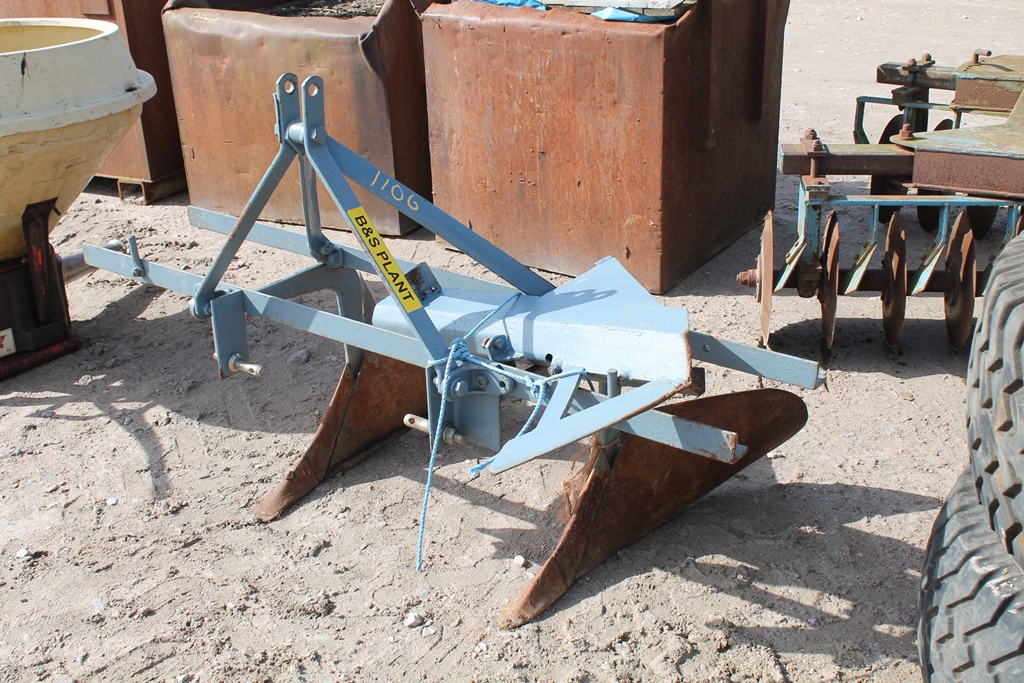 Sale Item: FERGUSON 2 ROW RIDGER WITH POTATO ATTACHMENT Vat Status ...