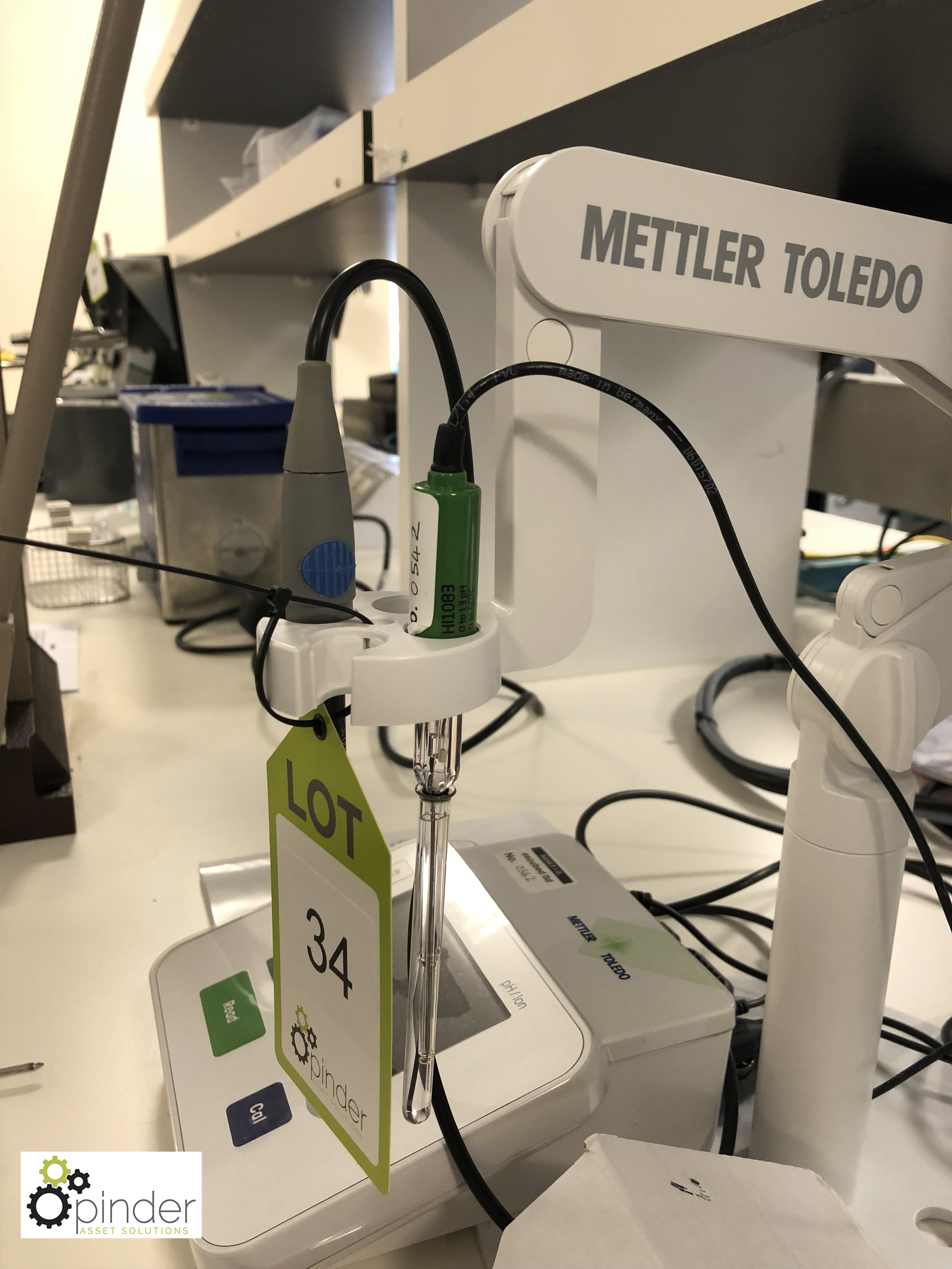 Mettler Toledo Seven Compact S220 pH/Ion Meter (located in Room E)