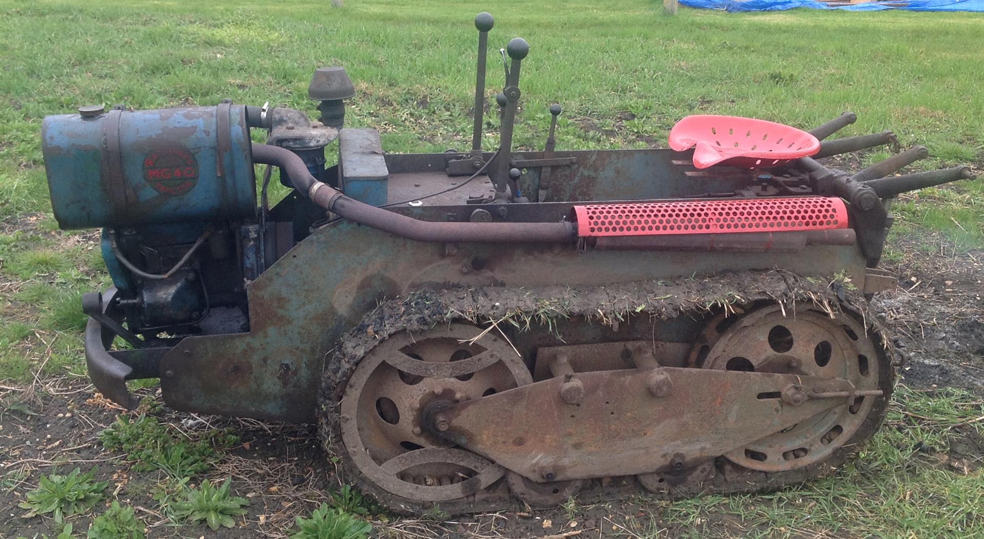 1958 RANSOMES MG6 single cylinder diesel CRAWLER TRACTOR Fitted with ...