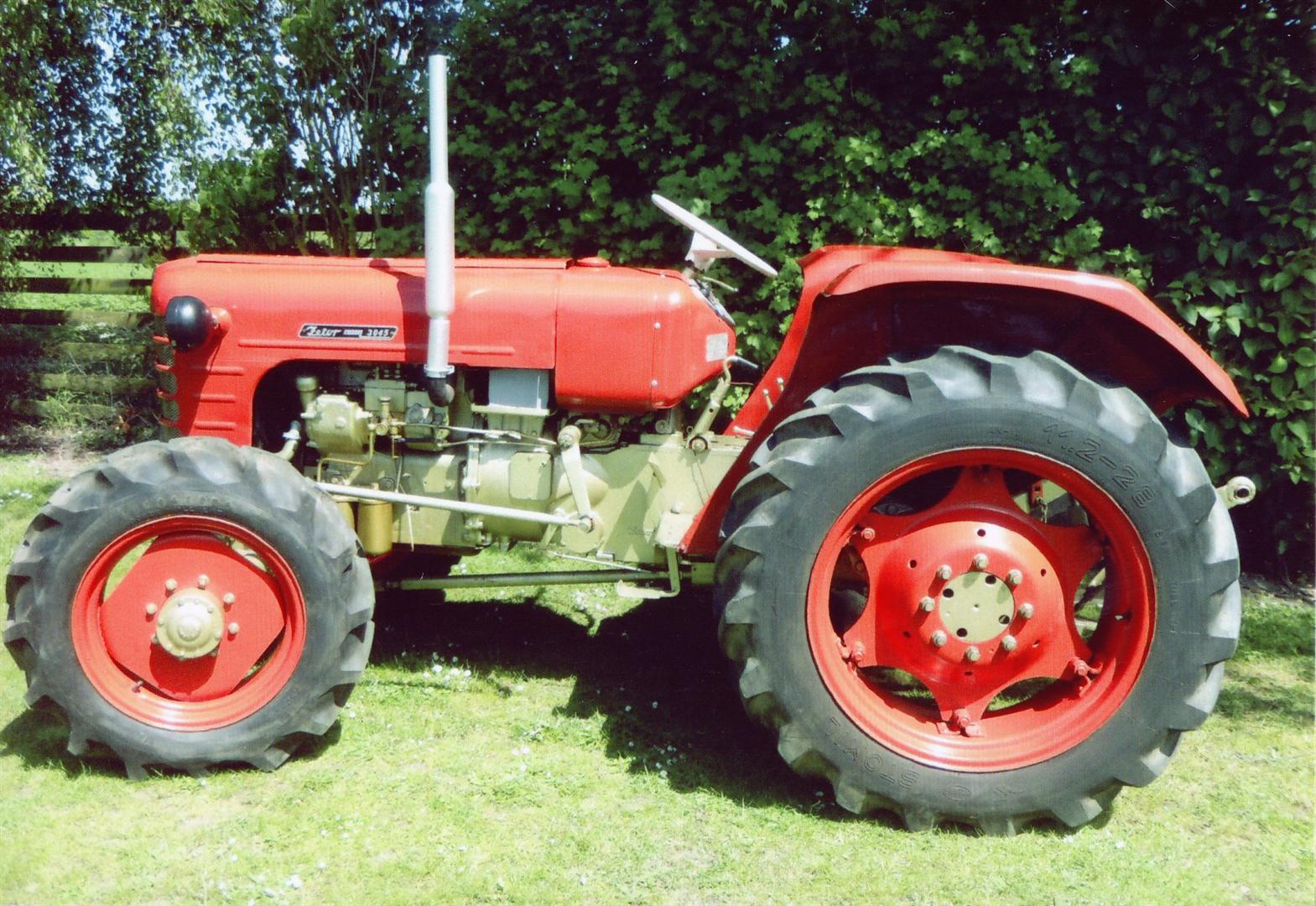 1968 ZETOR 3045 4wd 3cylinder diesel TRACTOR Serial No. 63998 Sitting ...