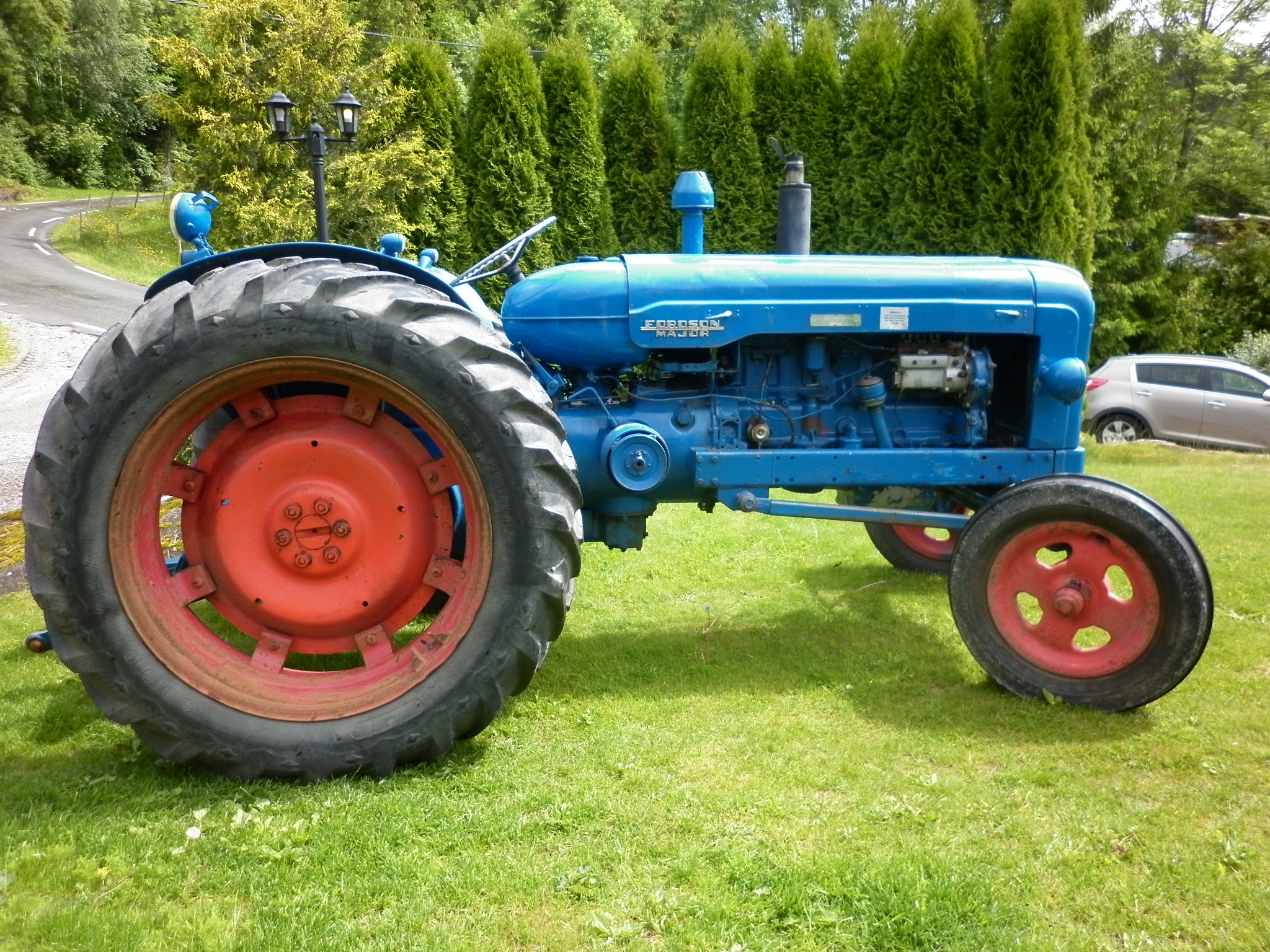 FORDSON Major 6cylinder diesel TRACTOR Further details at time of sale
