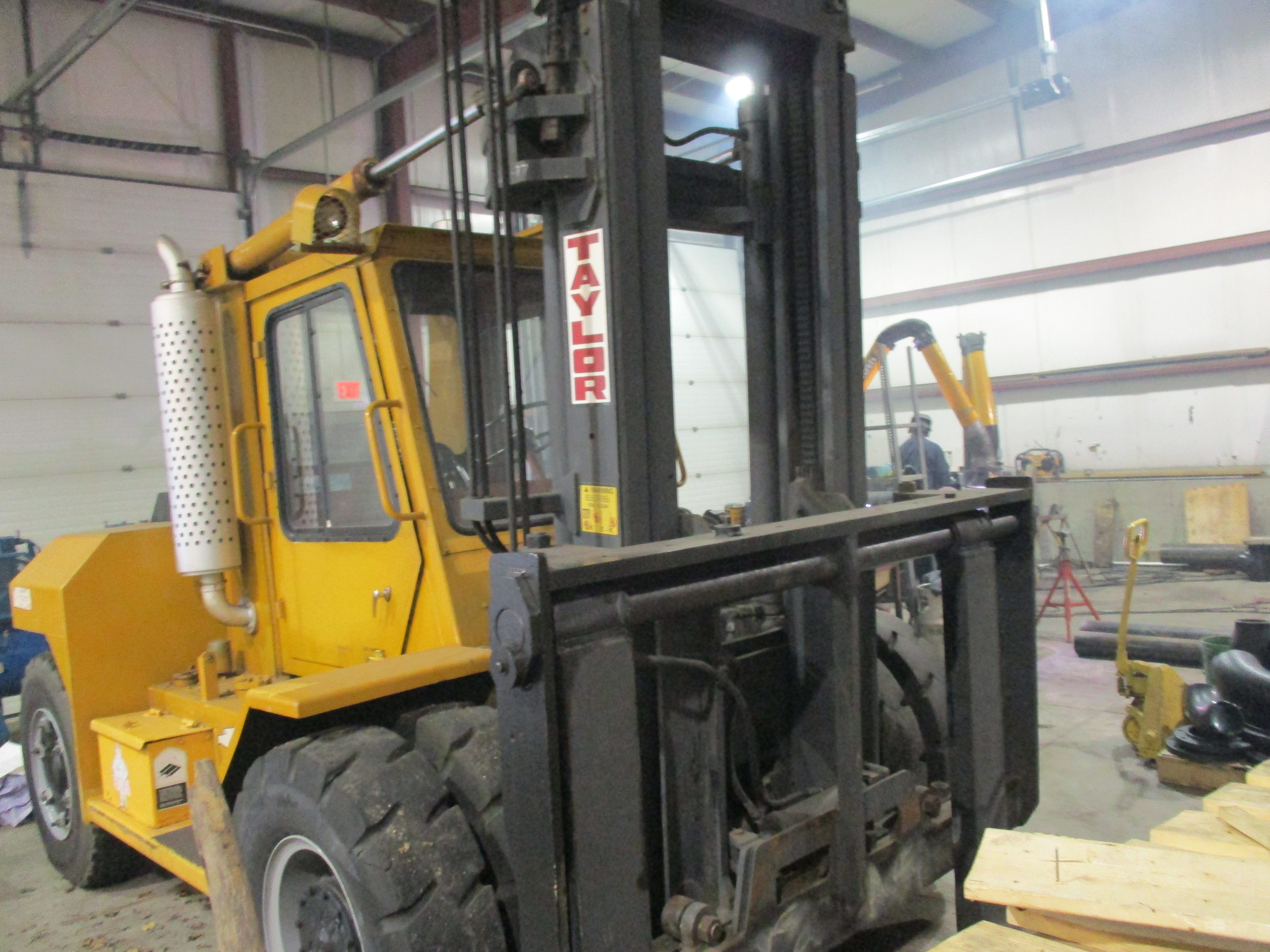 Taylor Machine #TE-250S Forklift, 6 Cyl. Diesel W/ 8' Forks, HRS: 4,695 ...