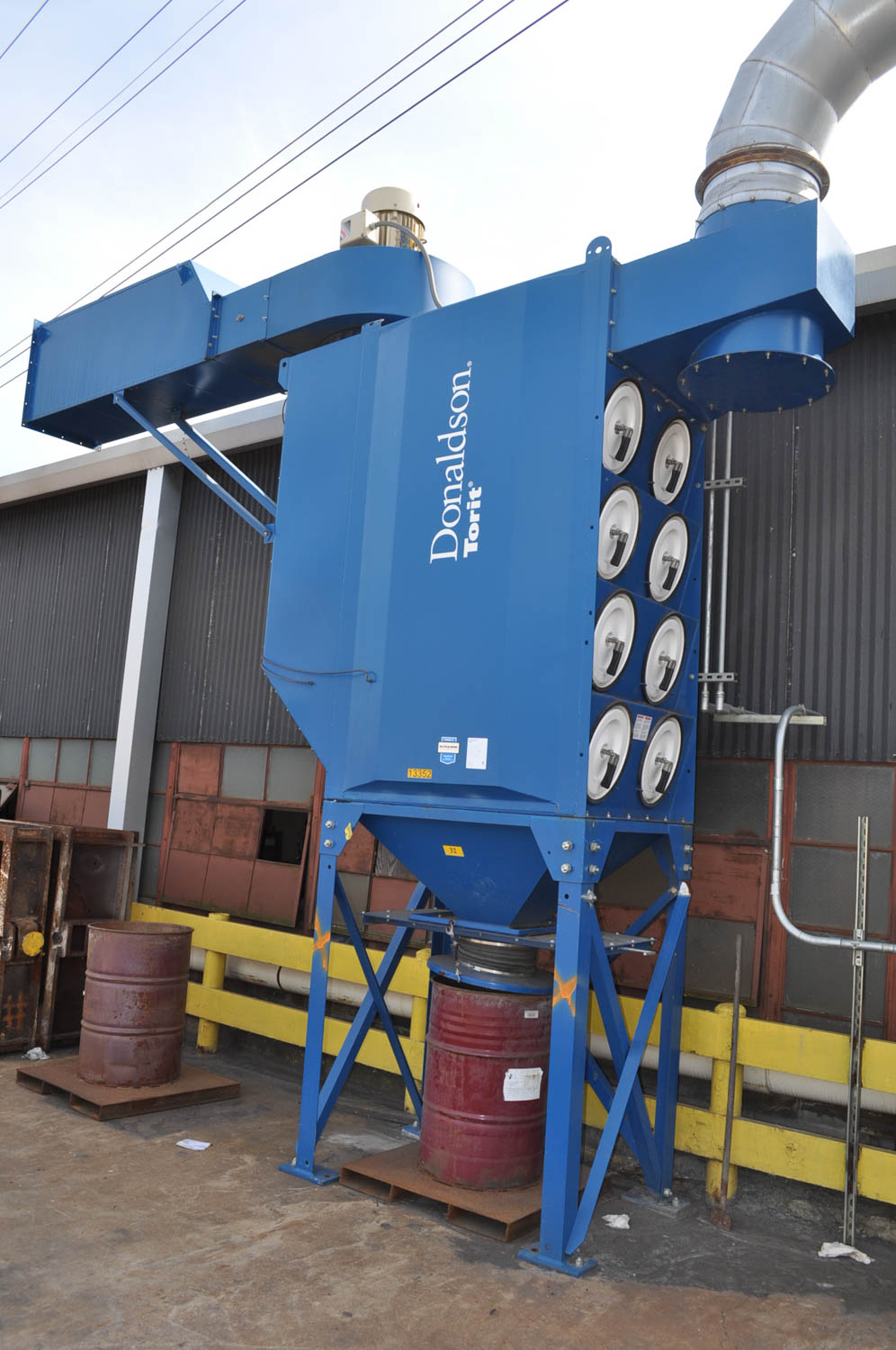 DONALDSON TORIT MDL. DF04-16 DOWN FLO OVAL 30HP FILTER TYPE DUST ...