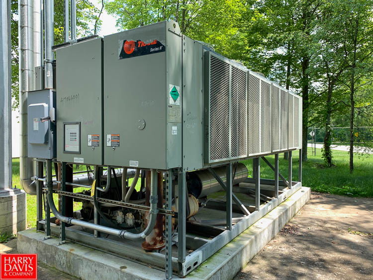Trane Chiller, Model RTAA 0804XQ01A300NB, S/N U05B09533 Rigging Fee ...