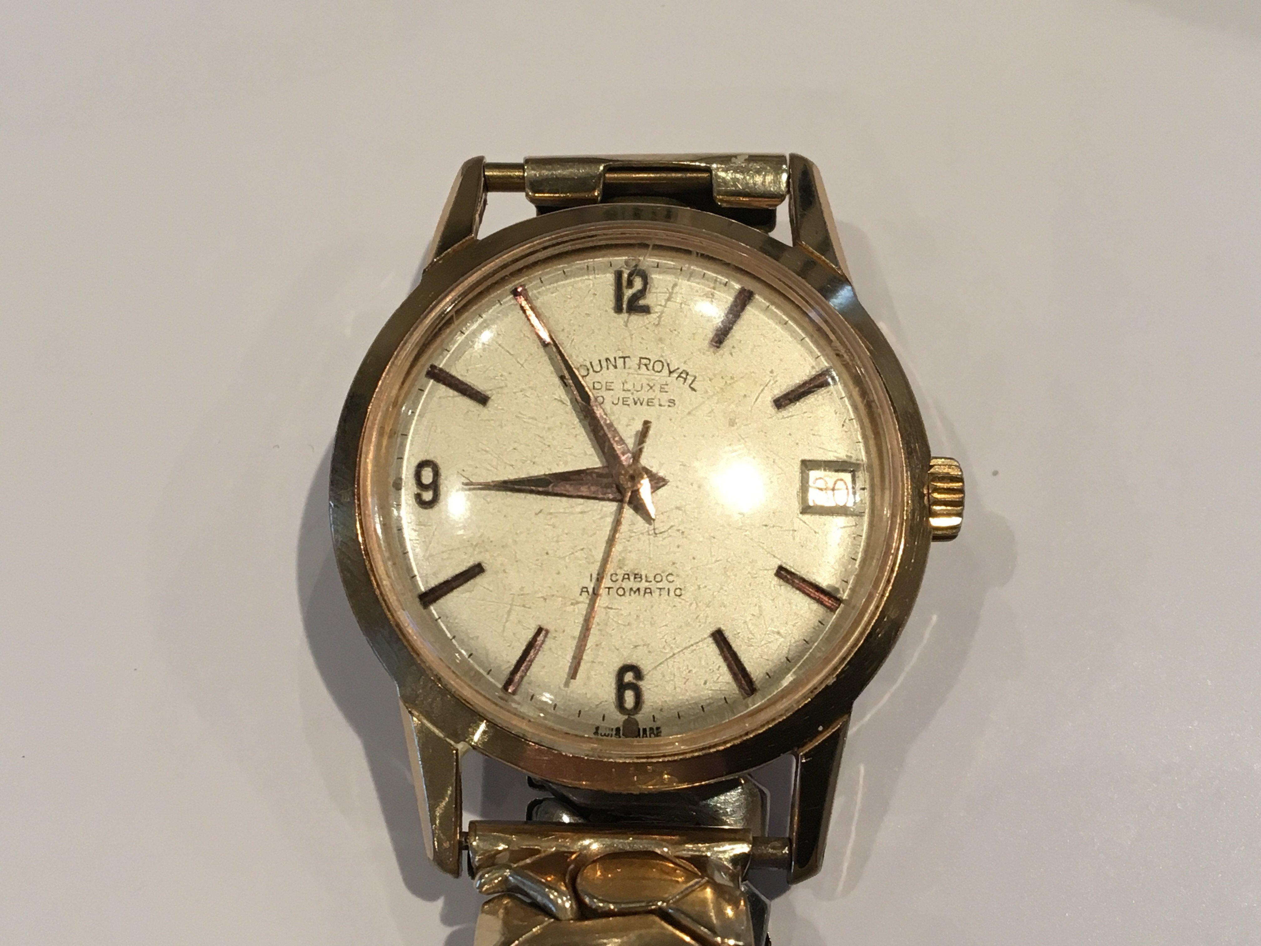 A Vintage Gents wristwatch Maker Mount Royal Swiss, De Luxe 30 Jewels ...
