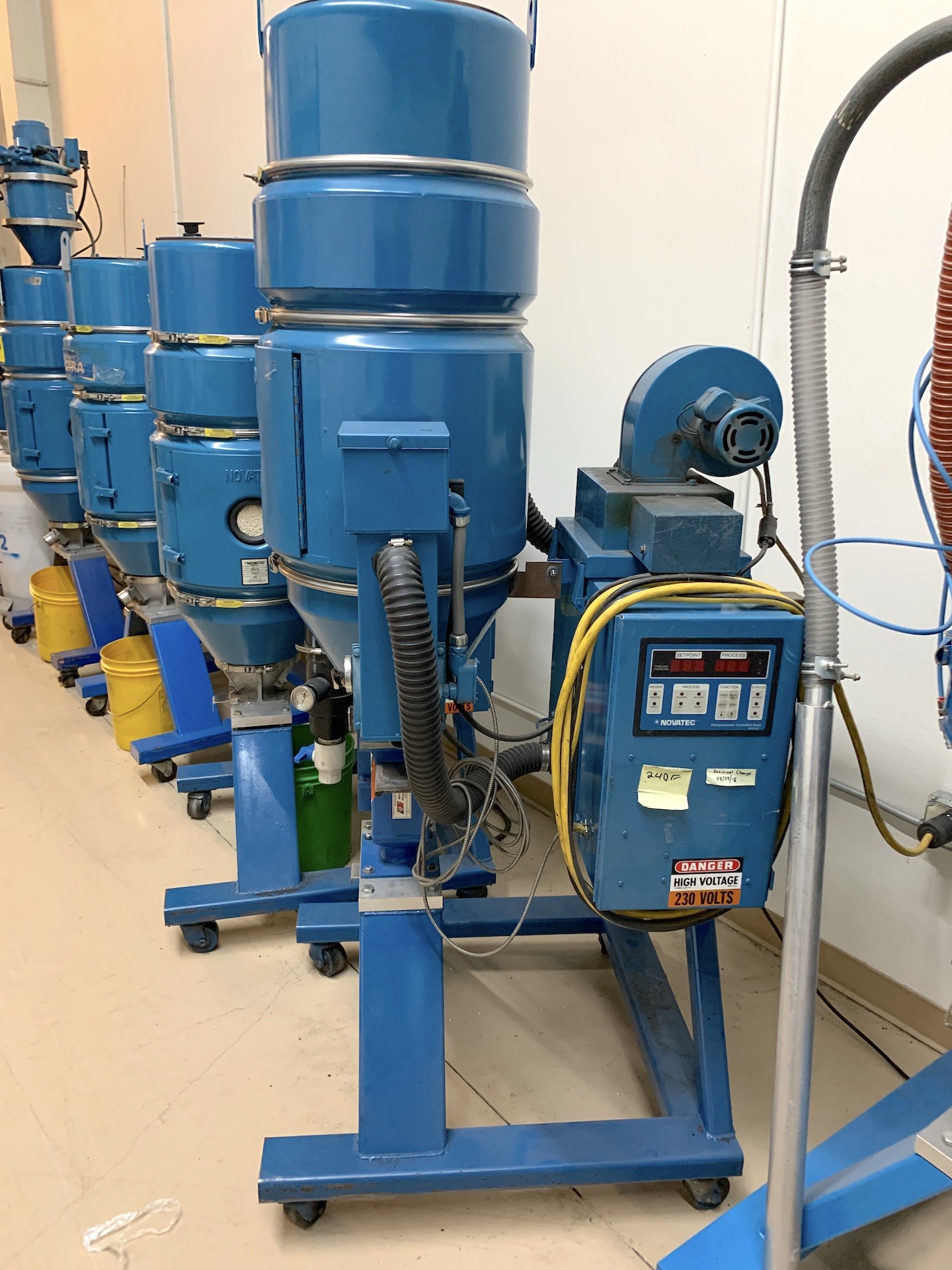 Novatec MD-25 Desiccant Material Dryer, MCD 3000 Controls **Located in ...