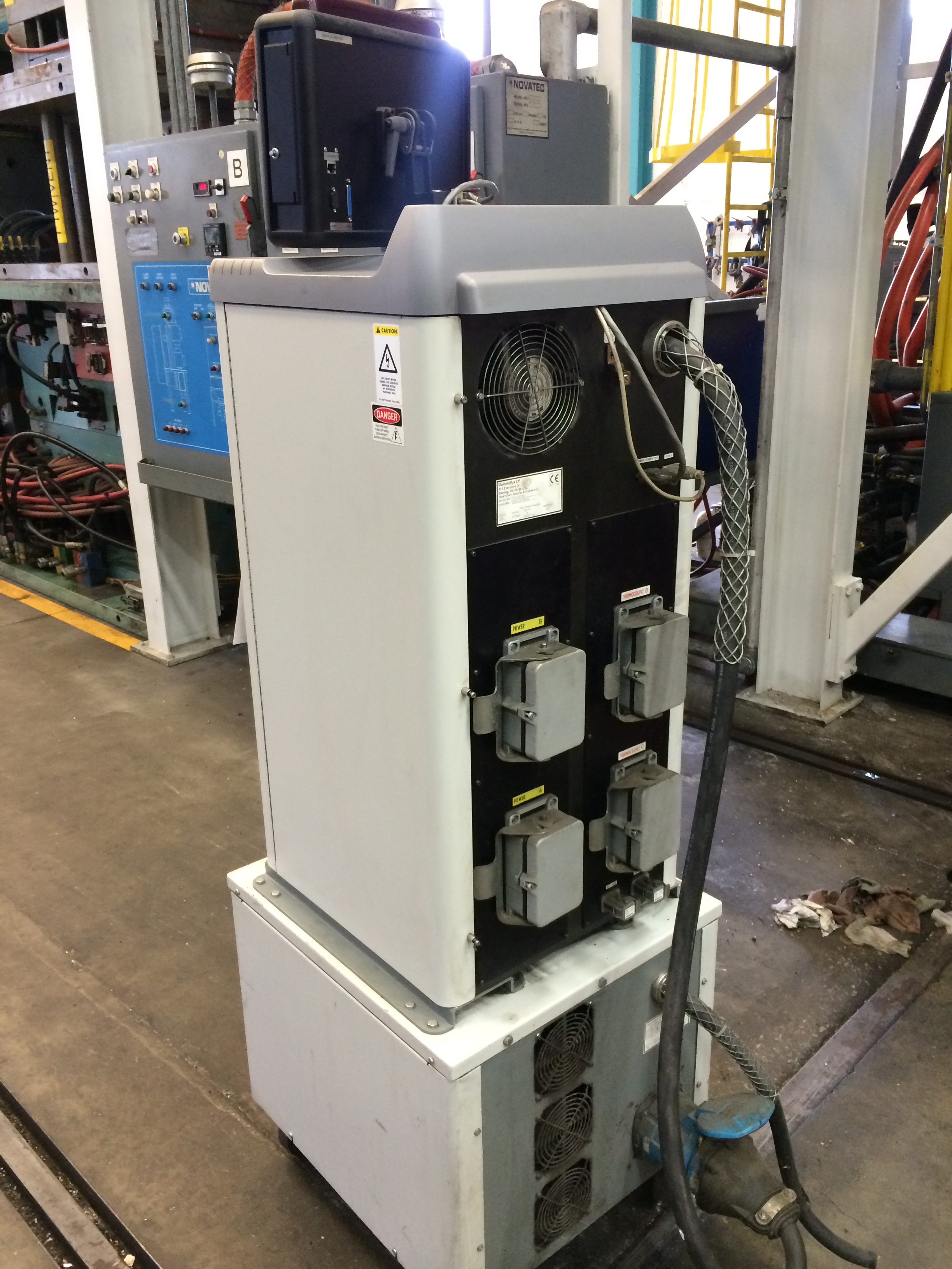 Husky TTC2100 hot runner controller, 36 zones, Zones 1-8 15 Amp/Zones 9 ...