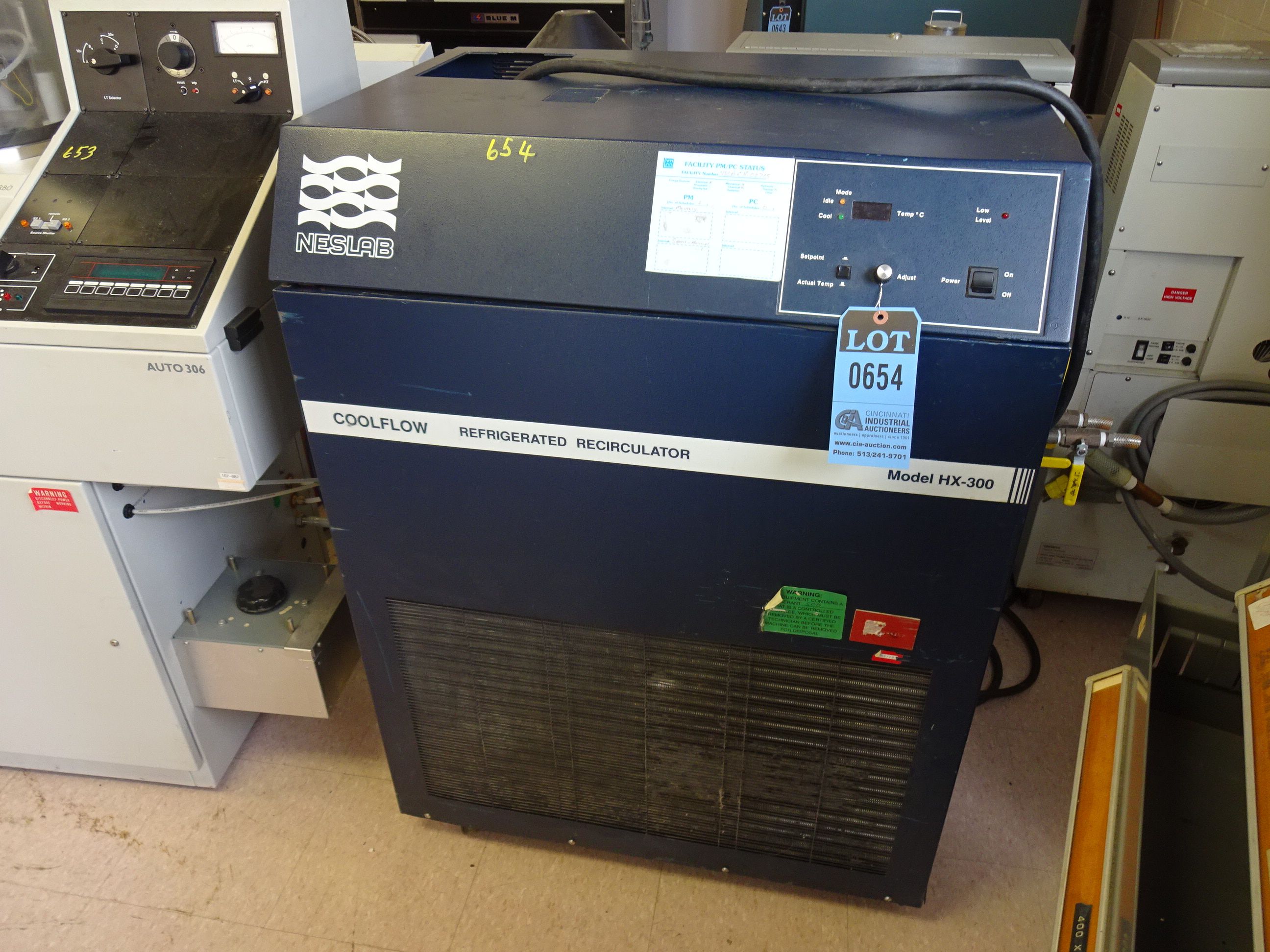 NESLAB MODEL HX-300 COOLFLOW REFRIGERATED RECIRCULATOR CHILLER; S/N ...