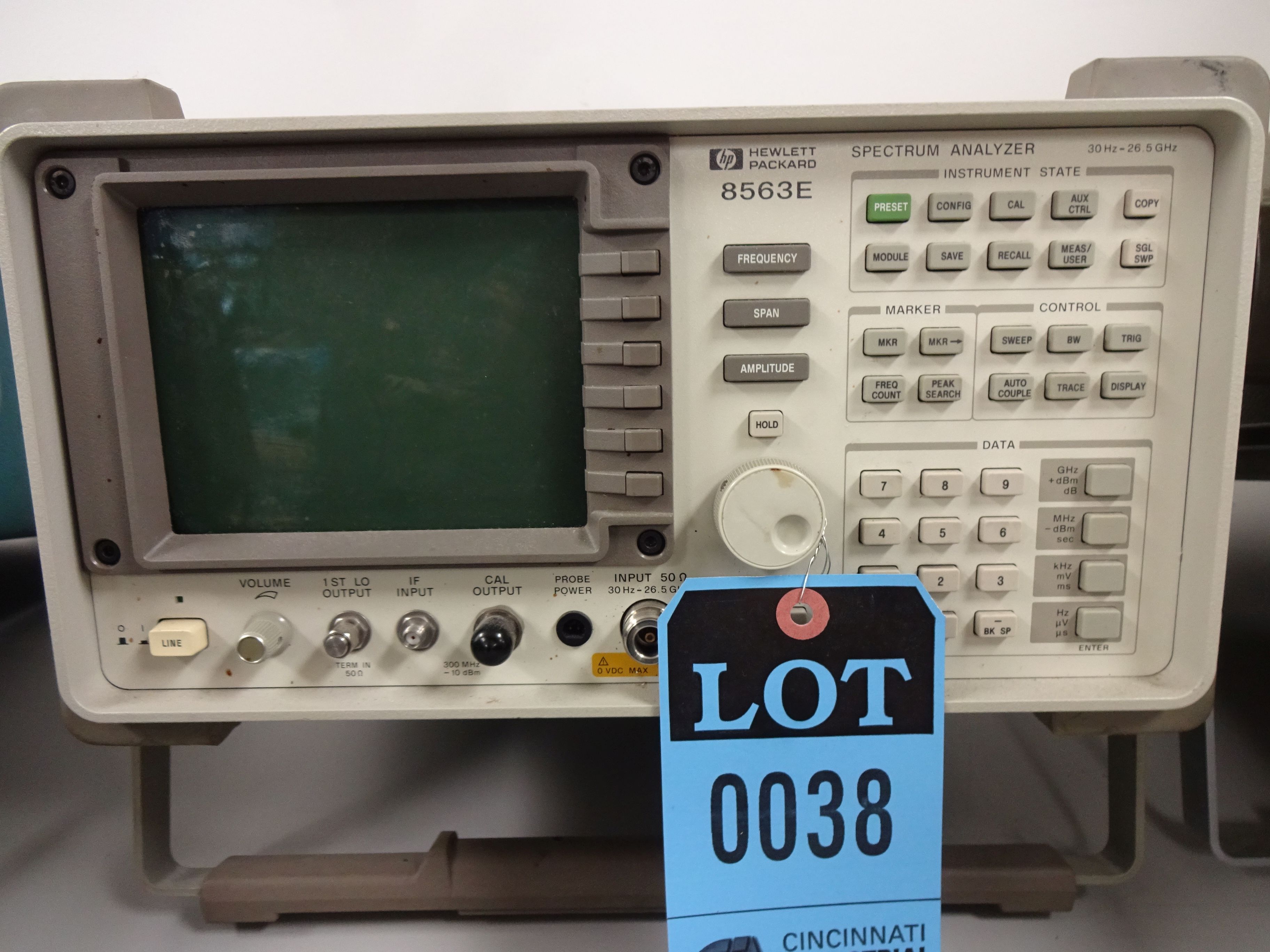 HEWLETT PACKARD MODEL 8563E SPECTRUM ANALYZER **RM 2**