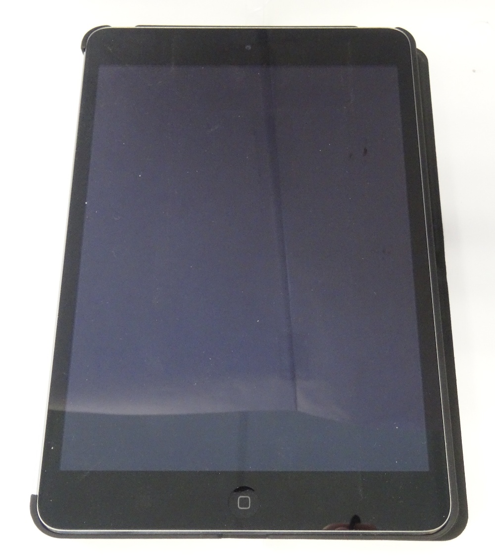 APPLE IPAD MINI 2 (WIFI) - MODEL A1489 serial number: F9GSL6WAFCM6. i ...