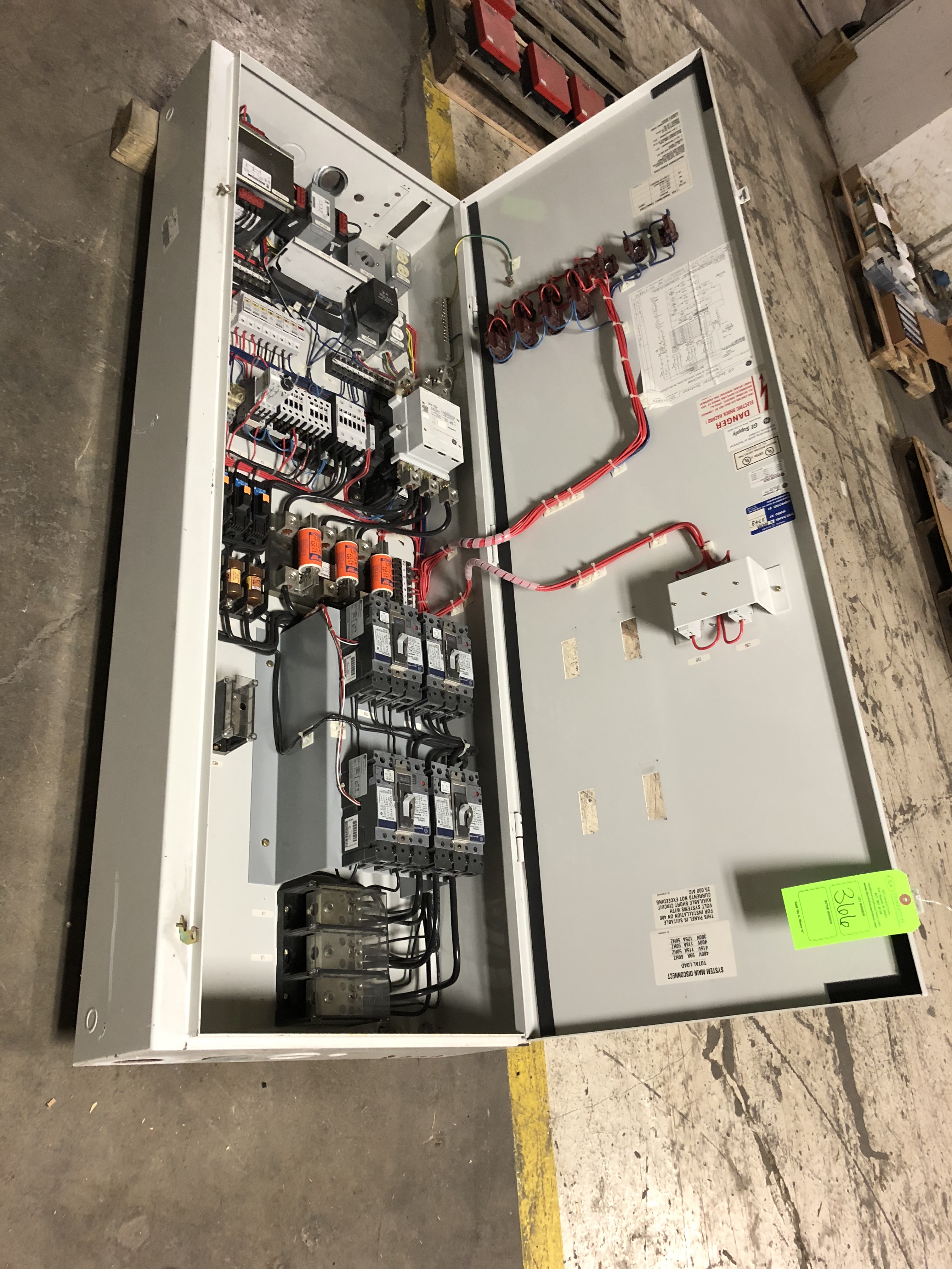 GE MEDICAL SIGNA MAIN DISCONNECT PANEL; CR243B10435