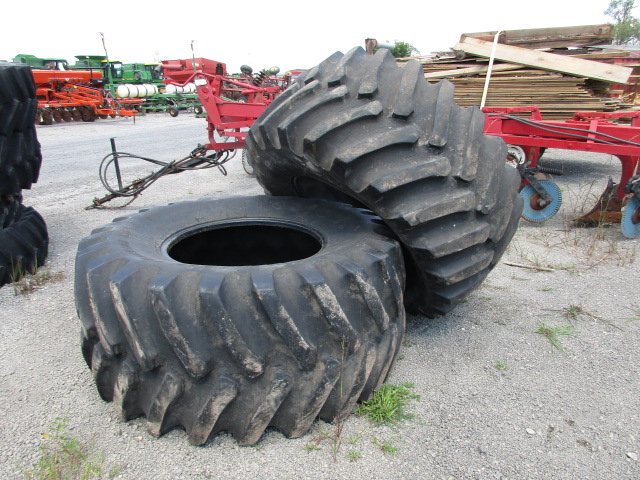 PAIR 30.5-32 COMBINE TIRES