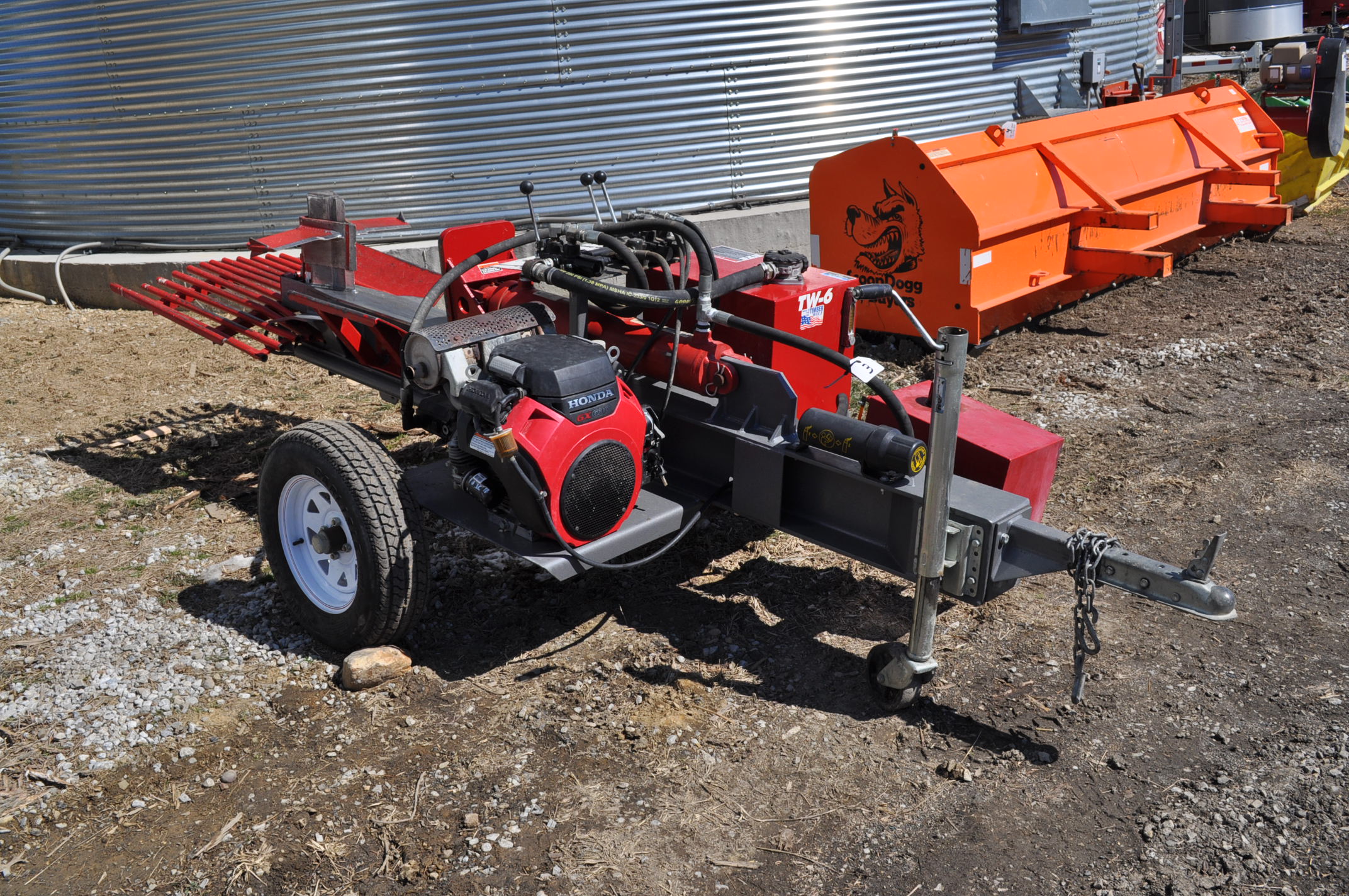 Timberwolf TW-6 28 ton log splitter, Honda 20hp engine, 24" stroke, hyd ...