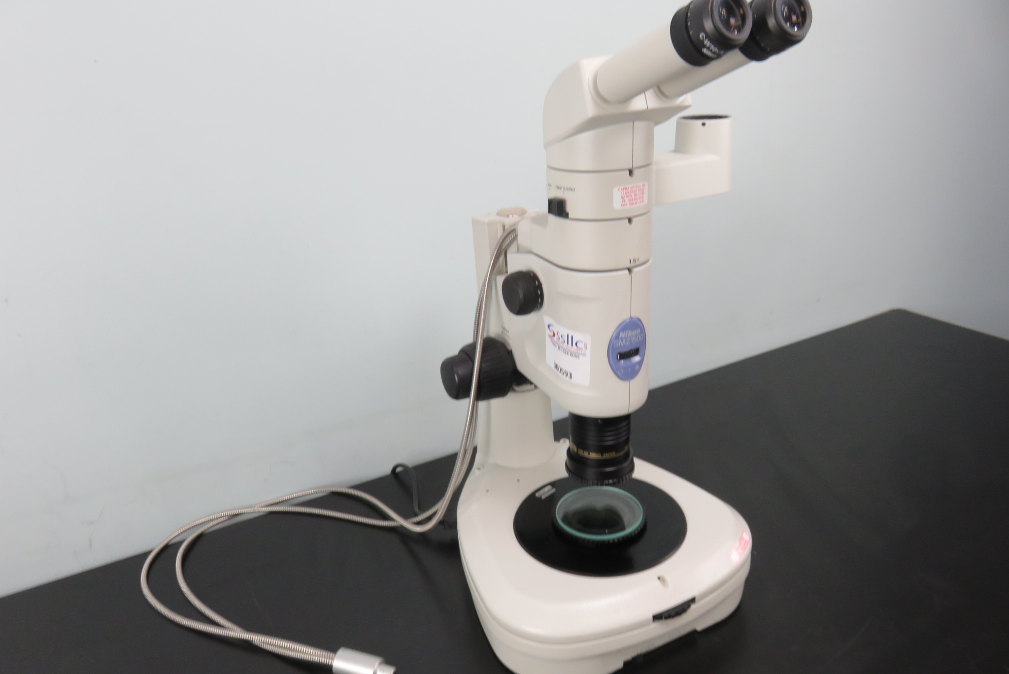 Nikon SMZ1500 Stereo Zoom Microscope, with optic cable, SSLLC # 300593