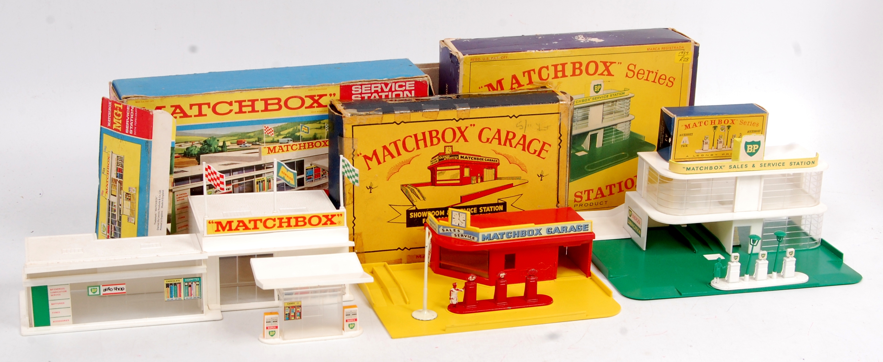 Matchbox Garage, Service Station and Accessories boxed group, 4 ...