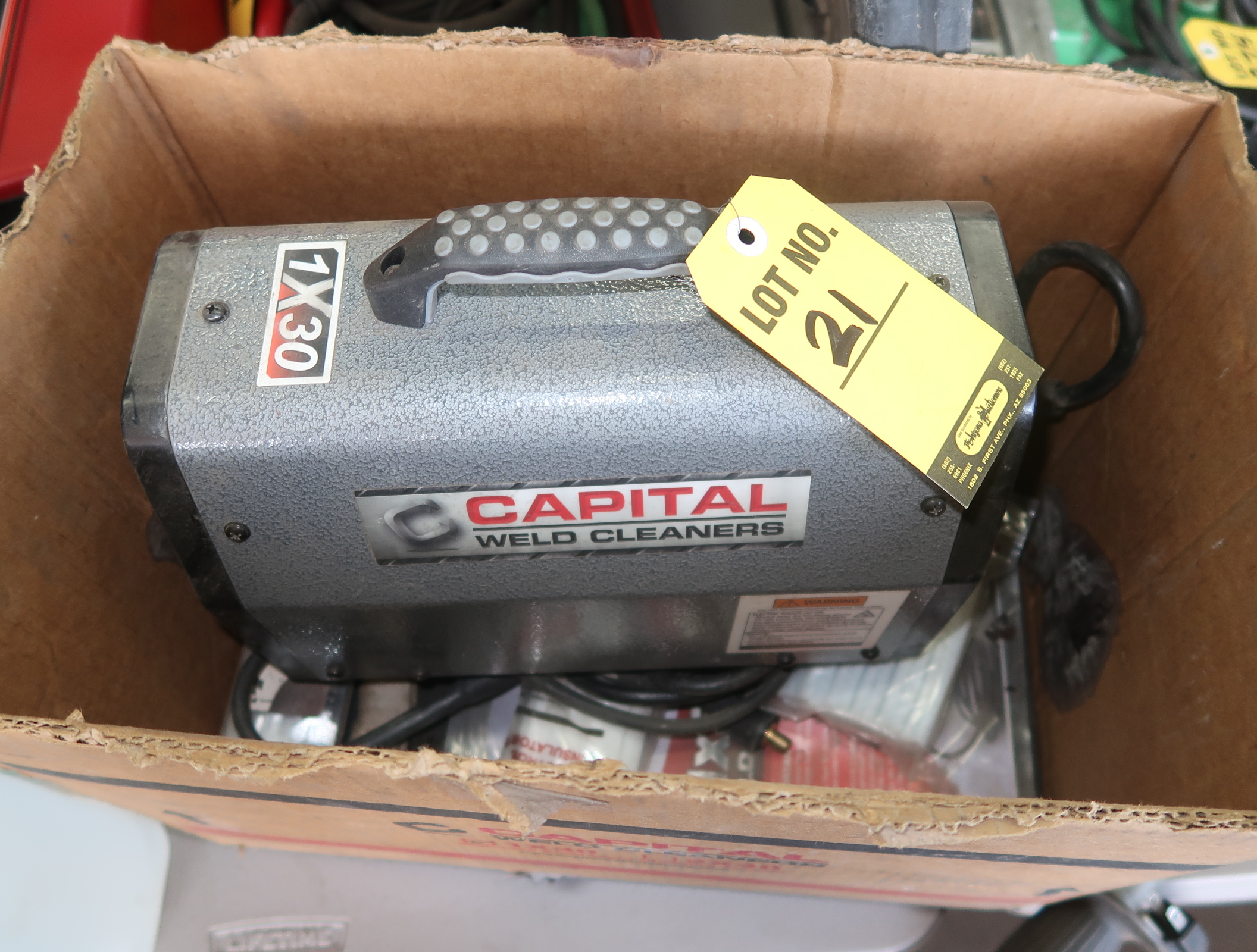 CAPITAL WELD CLEANERS MDL. 1X30 W/WELD CLEANER SOLUTION SN. 3053