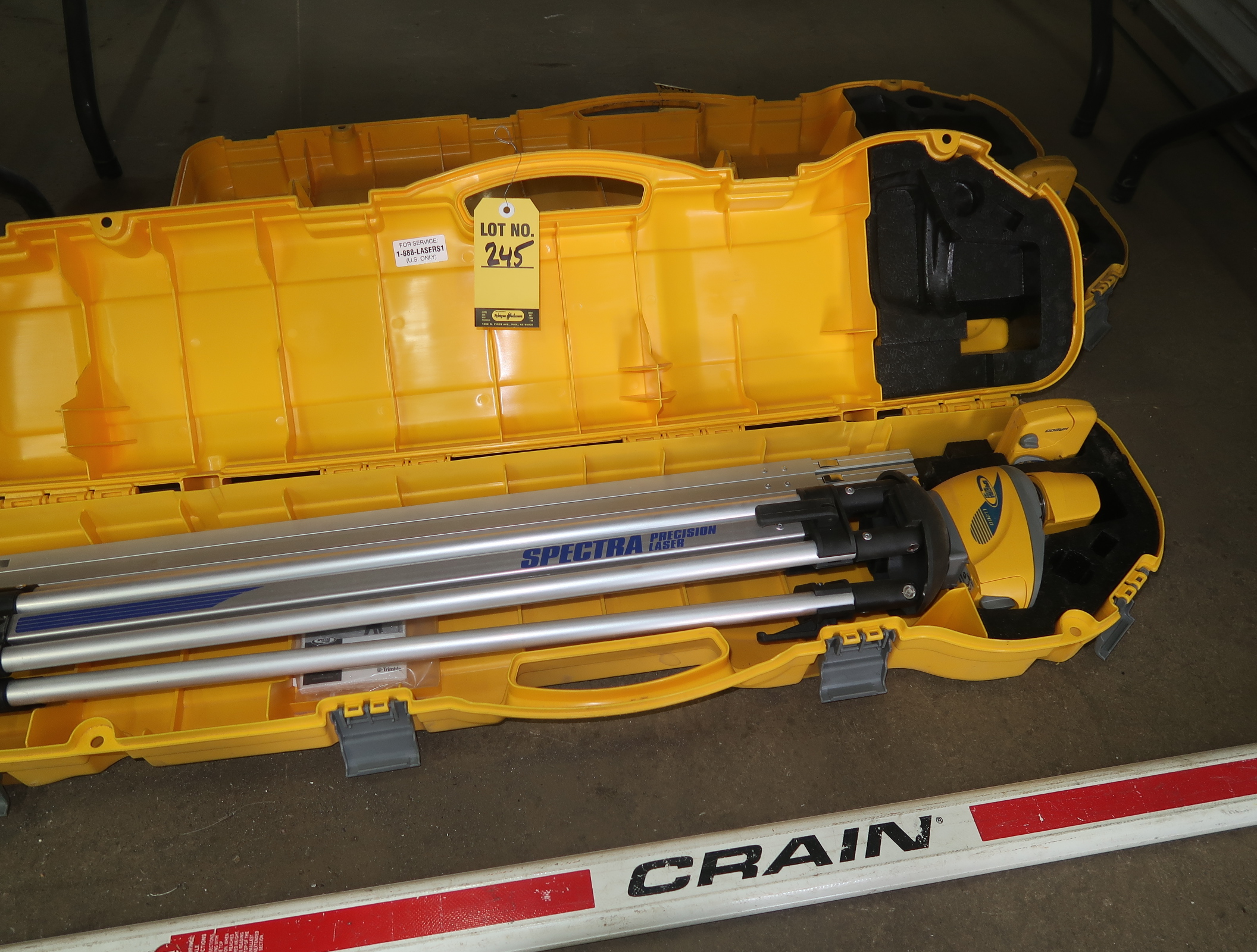 SPECTRA PRECISION LASER W/TRIPOD, LL200