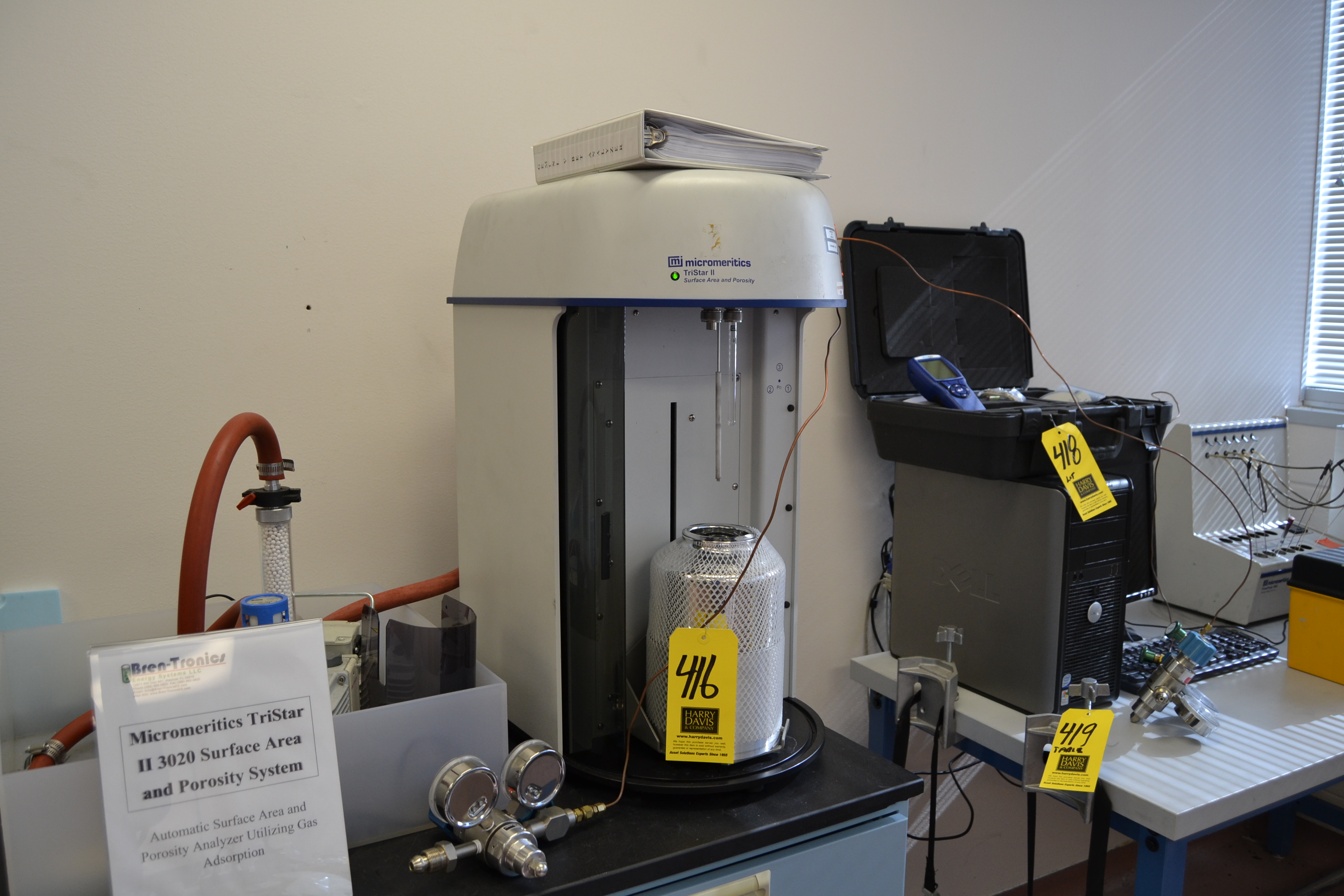 Micrometrics TriStar II Surface and Porosity Analyzer, with Vacuum Pump ...