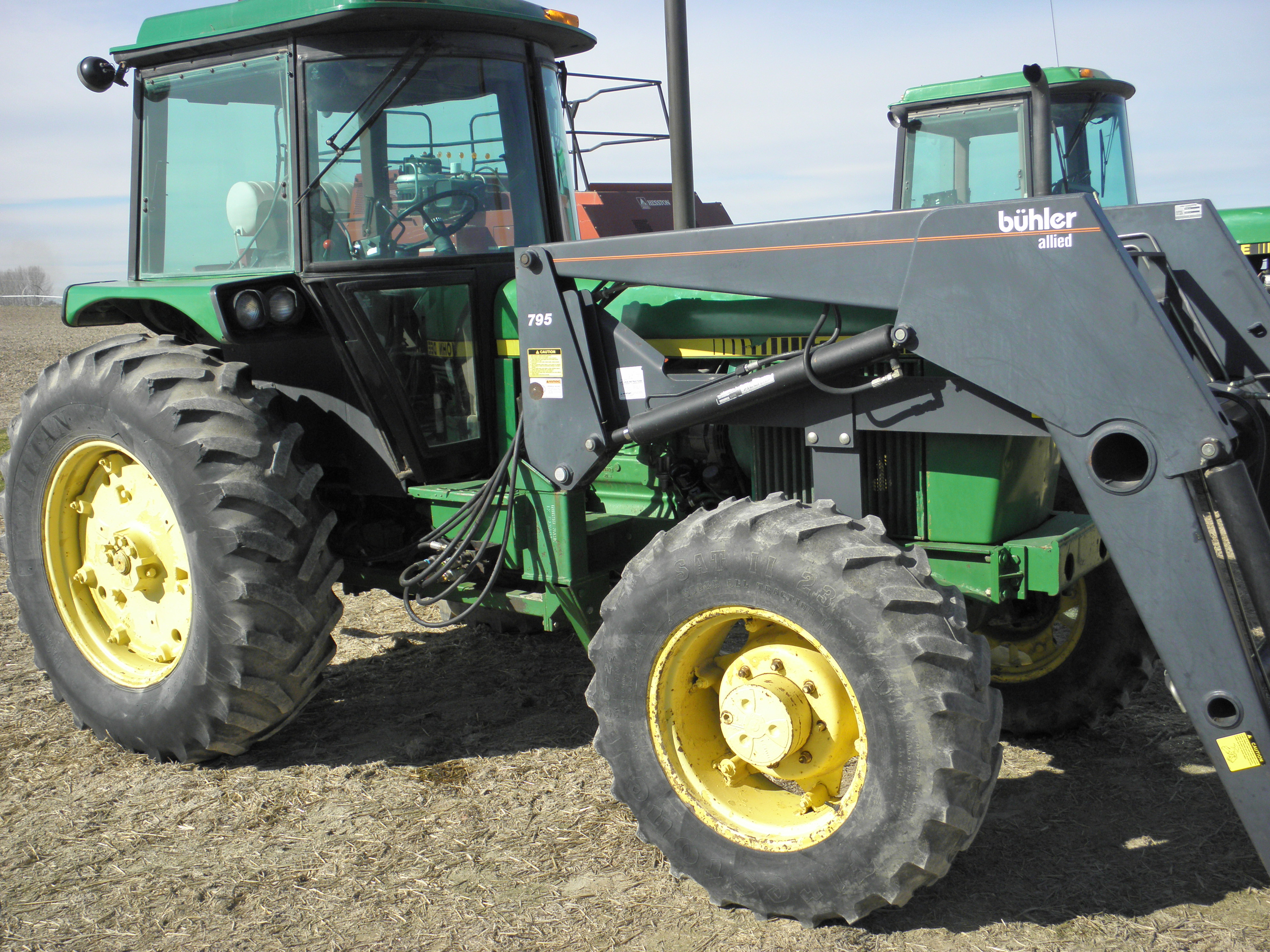 JD 2950 MFWD quad trans 2 hyd remotes, 18.4 X 34 rubber w/Allied 795 ...